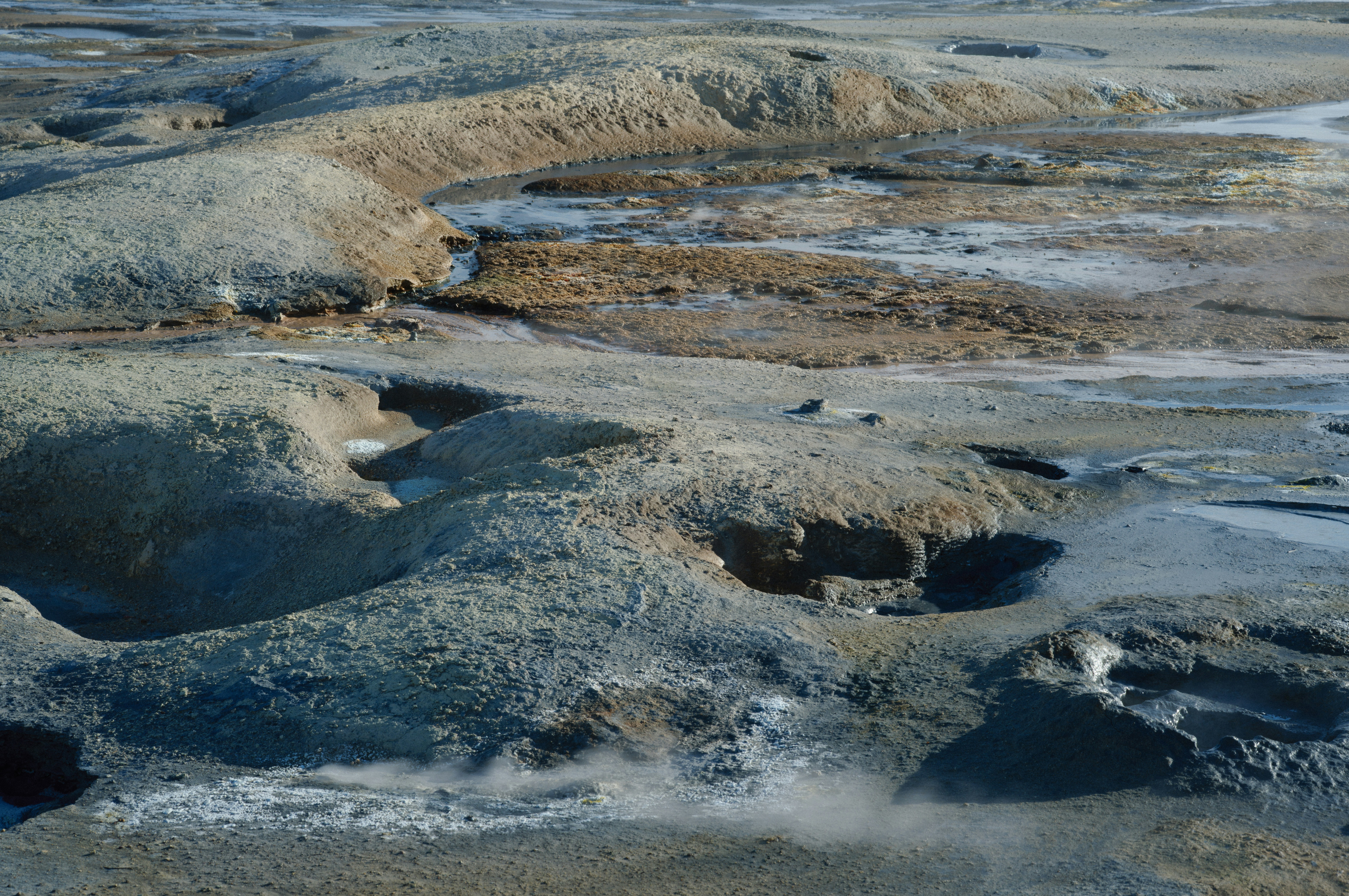 A view of a barren area with snow on the ground photo – Free Sea Image ...