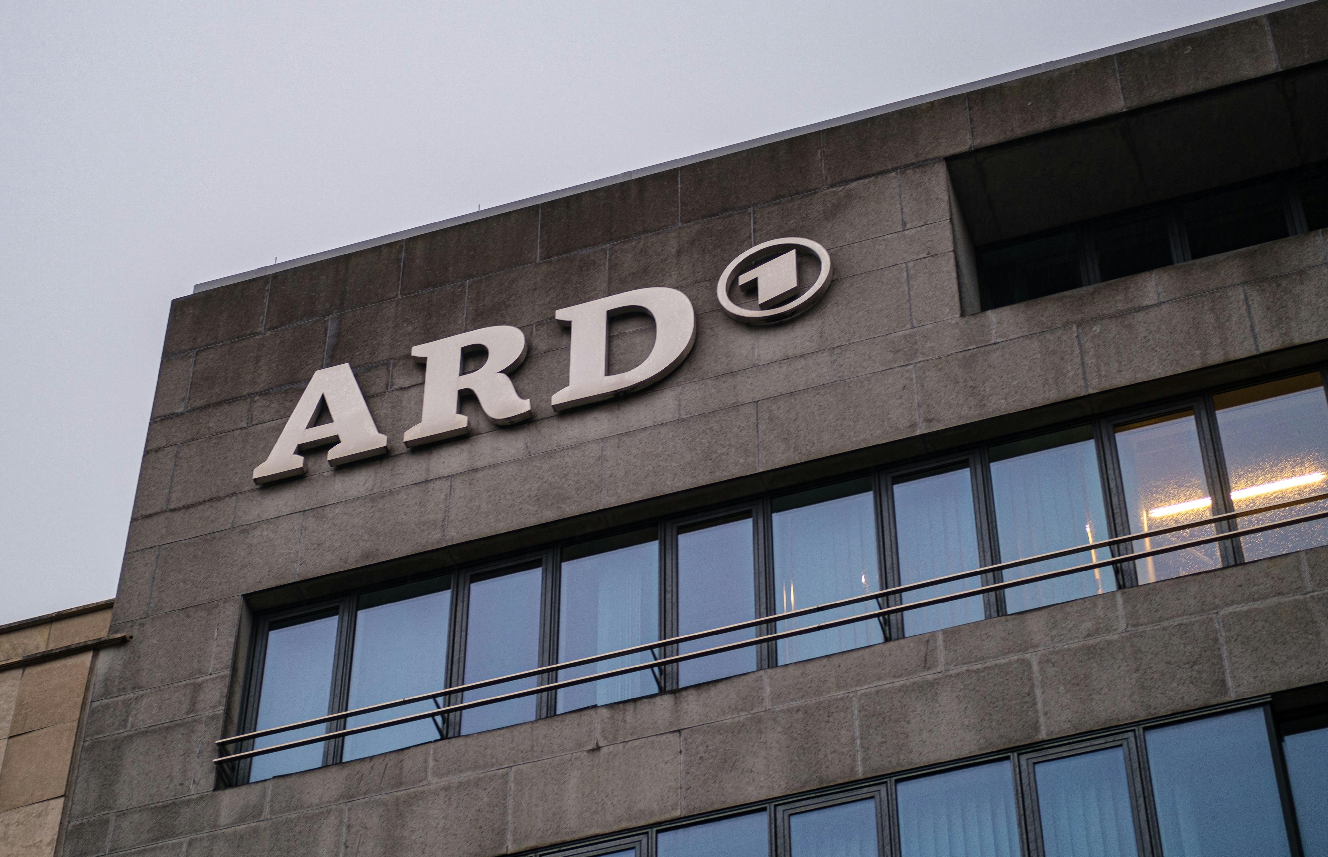 A building with a sign that says ard on it photo – Free Building Image ...