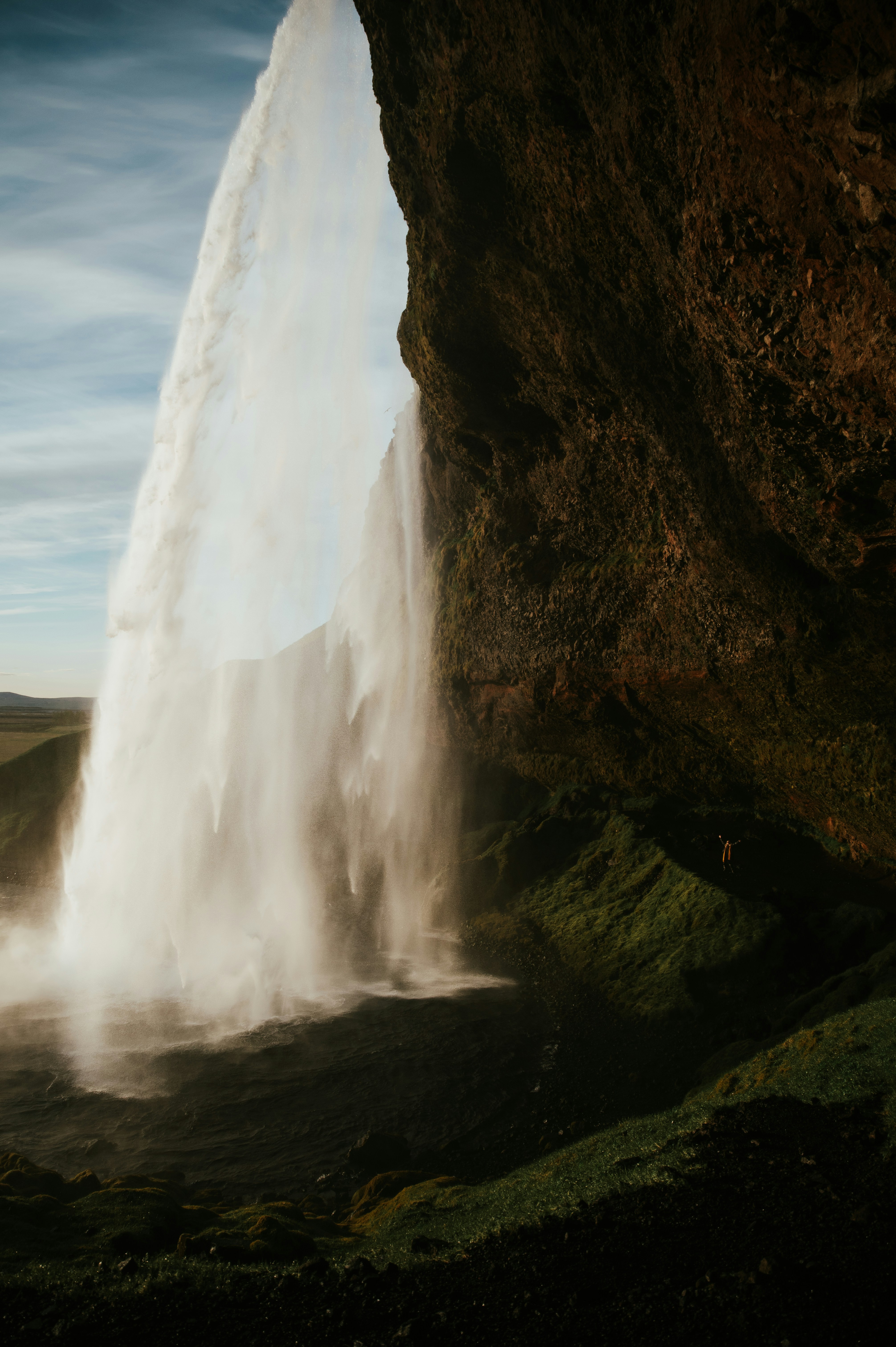 A large waterfall spewing out water into the air photo – Free Iceland ...
