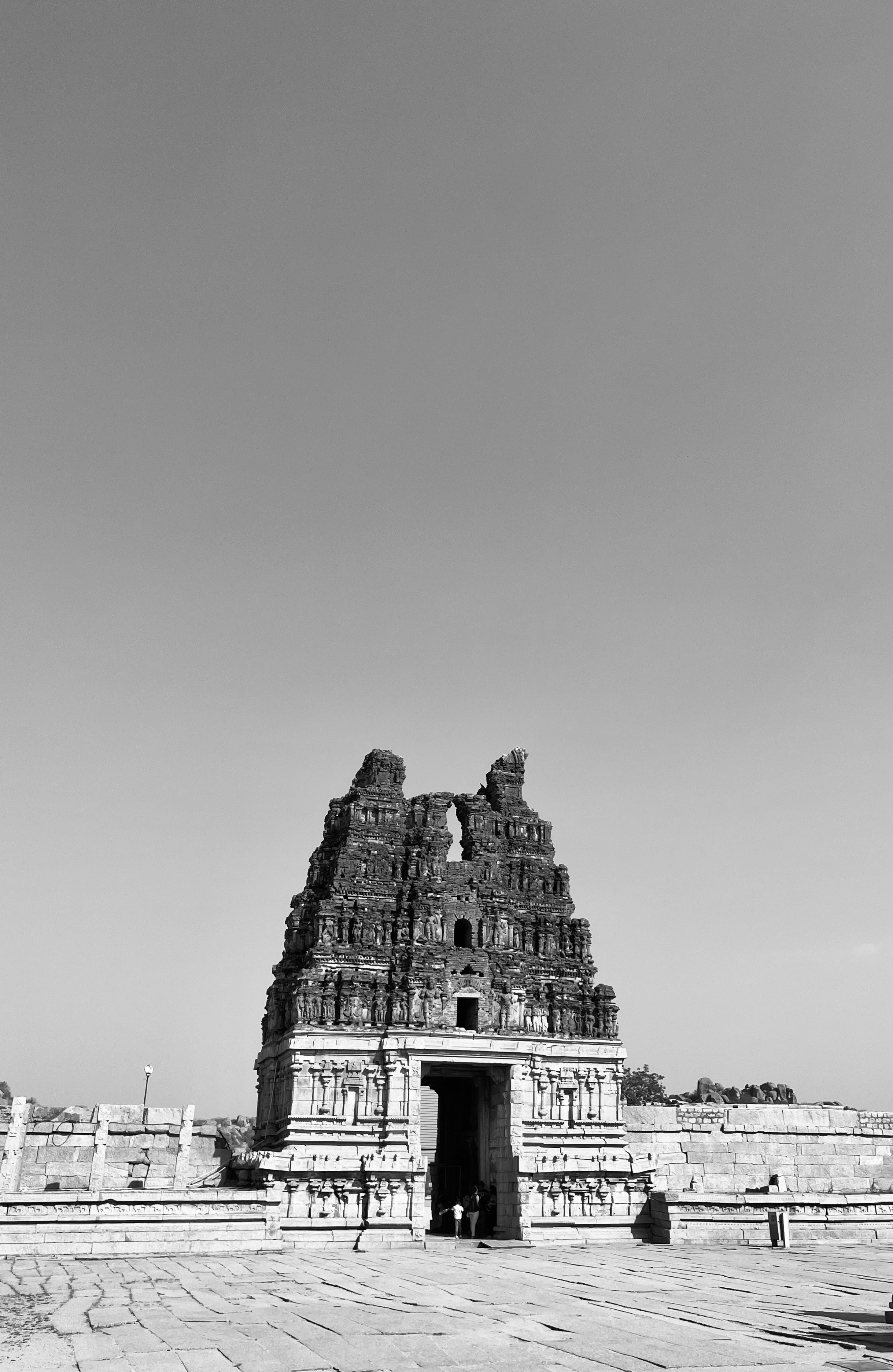 Glimpse of the Vijaya Vitthala temple ruins in Hampi - Karnataka (India)