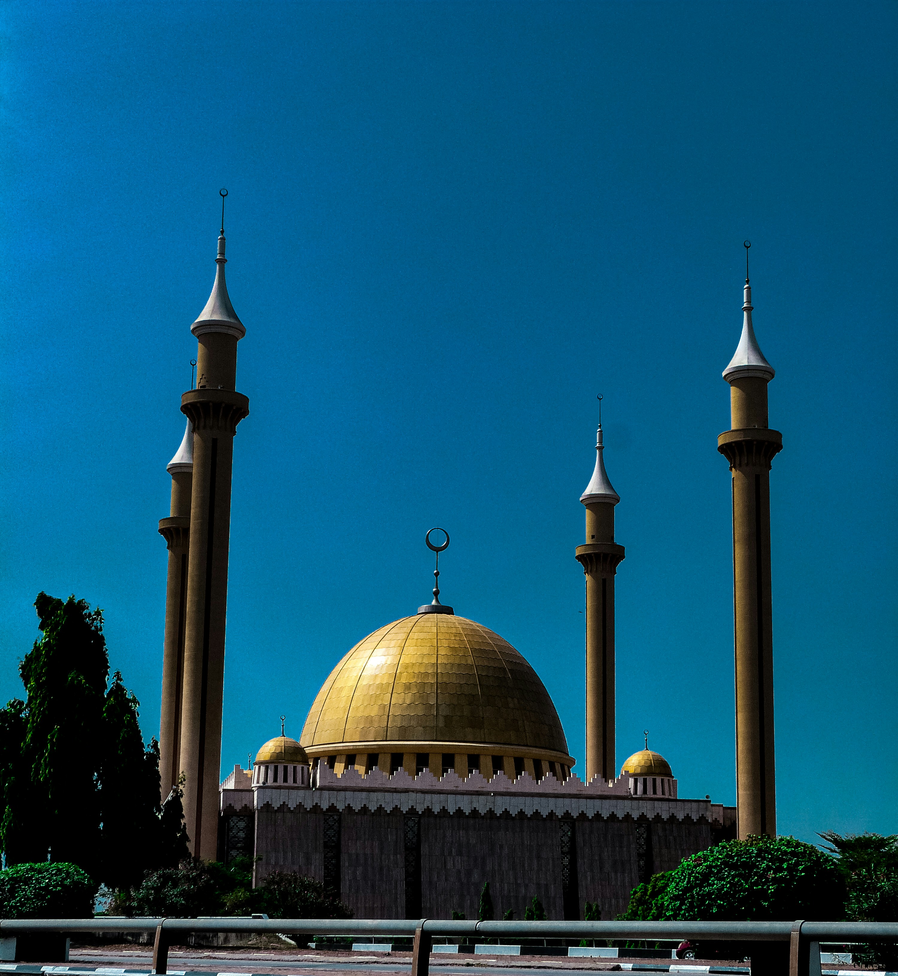 Photo by Praise Godwin with Panasonic Lumix FZ48