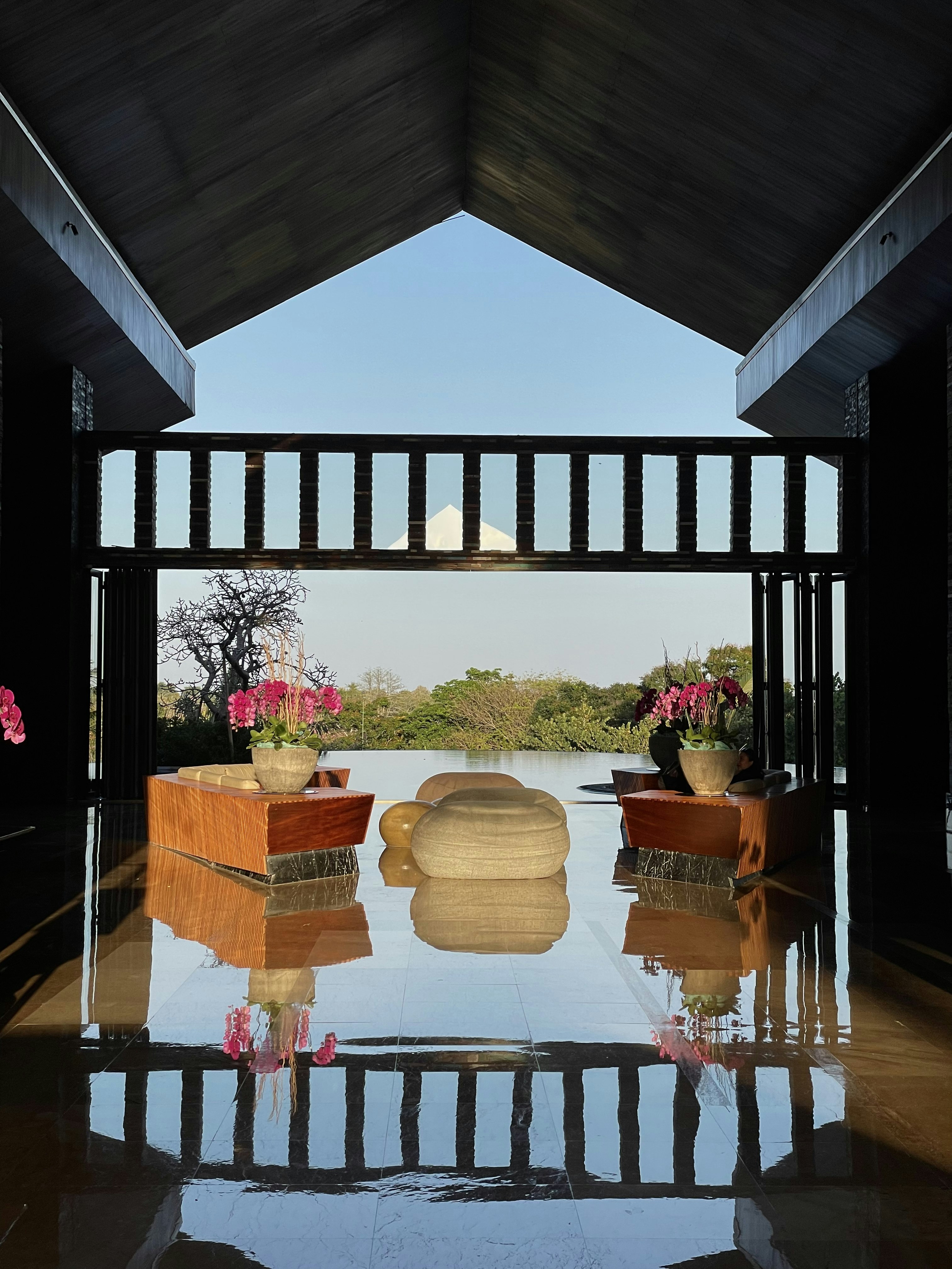 Centerpiece of Glass and Quiet: A Pavilion Framed by the Horizon