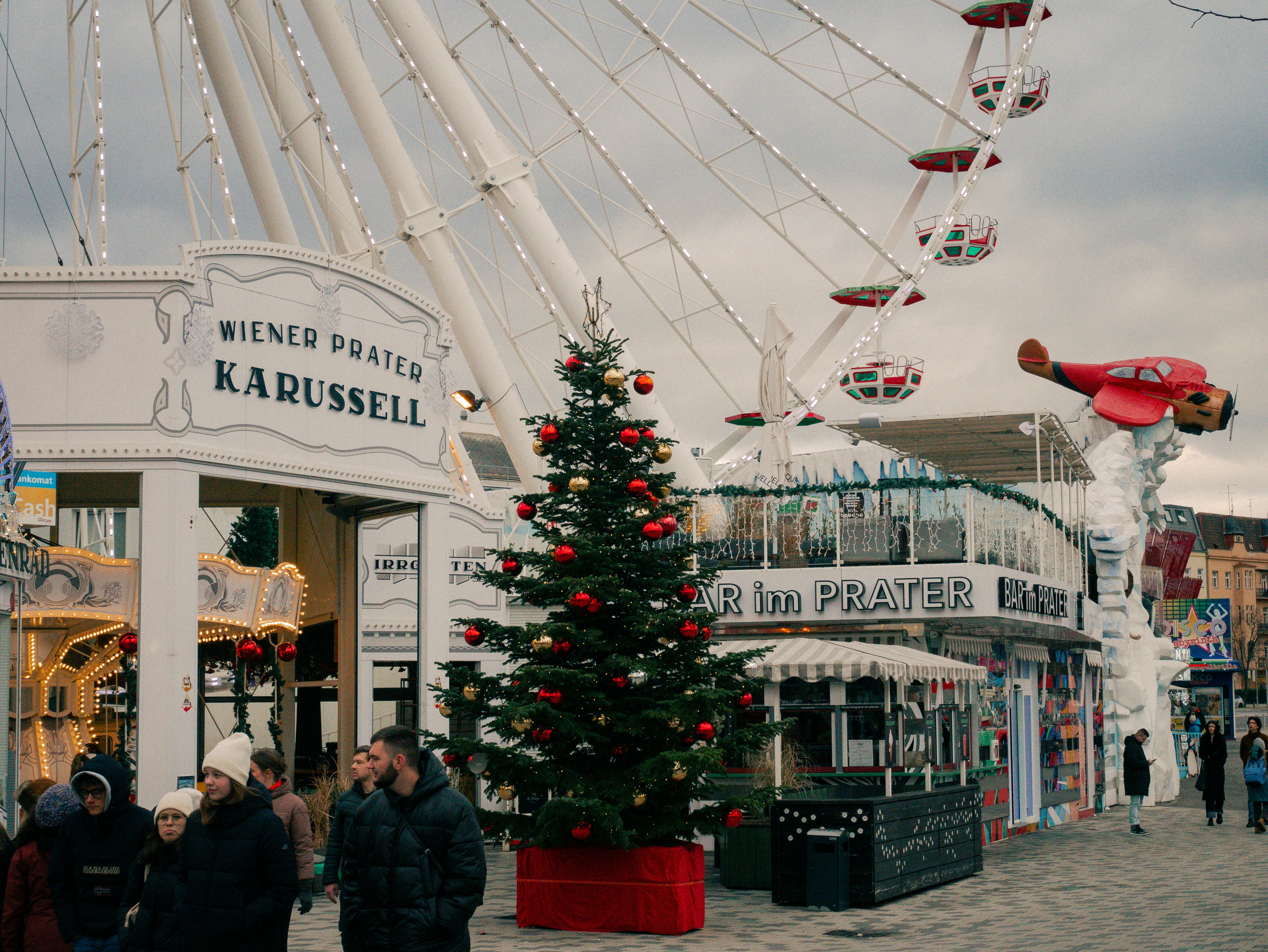 Ferris Wheel Glow: Festive Market at Prater