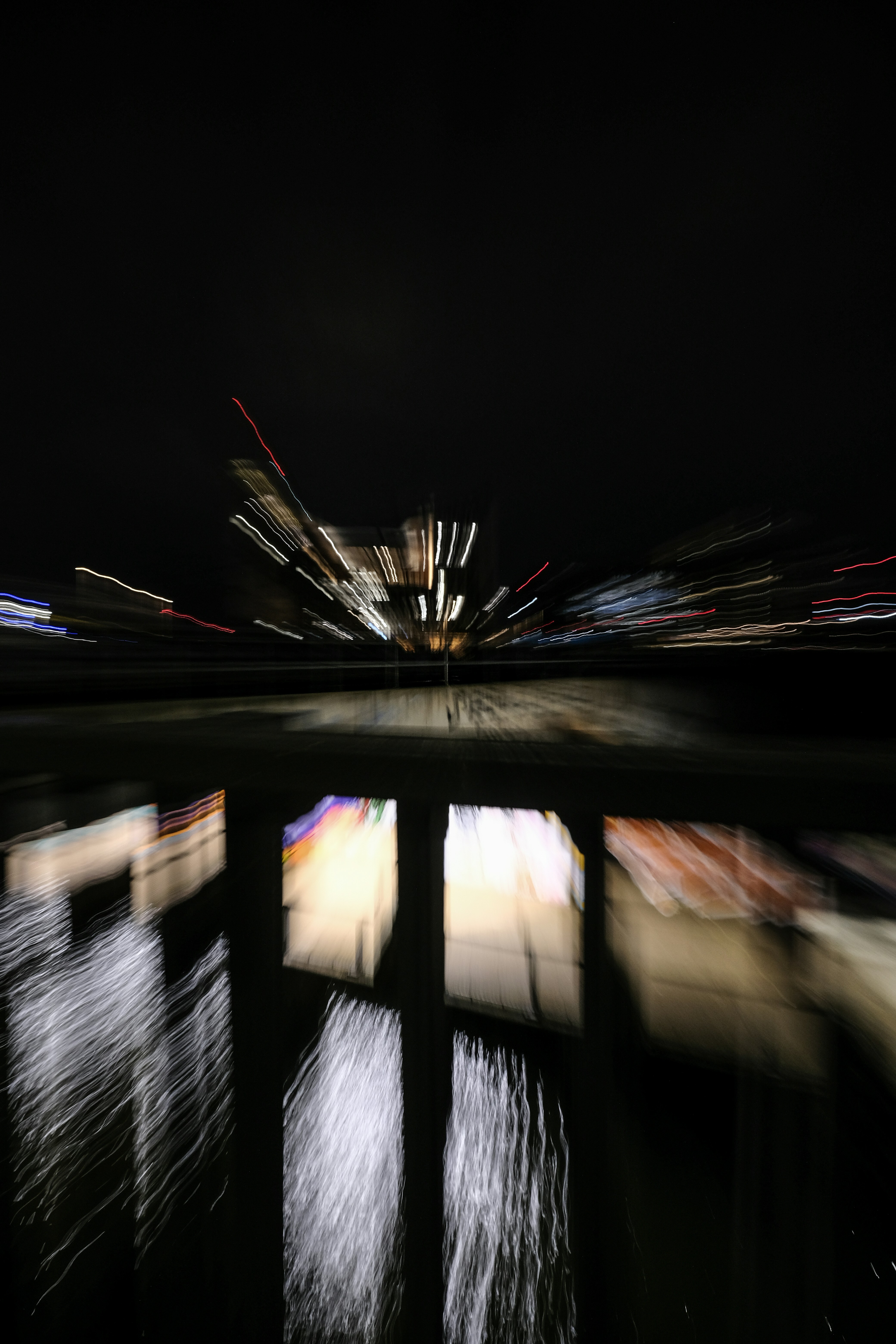 Une photo floue d’une ville la nuit photo – Image gratuite de ...