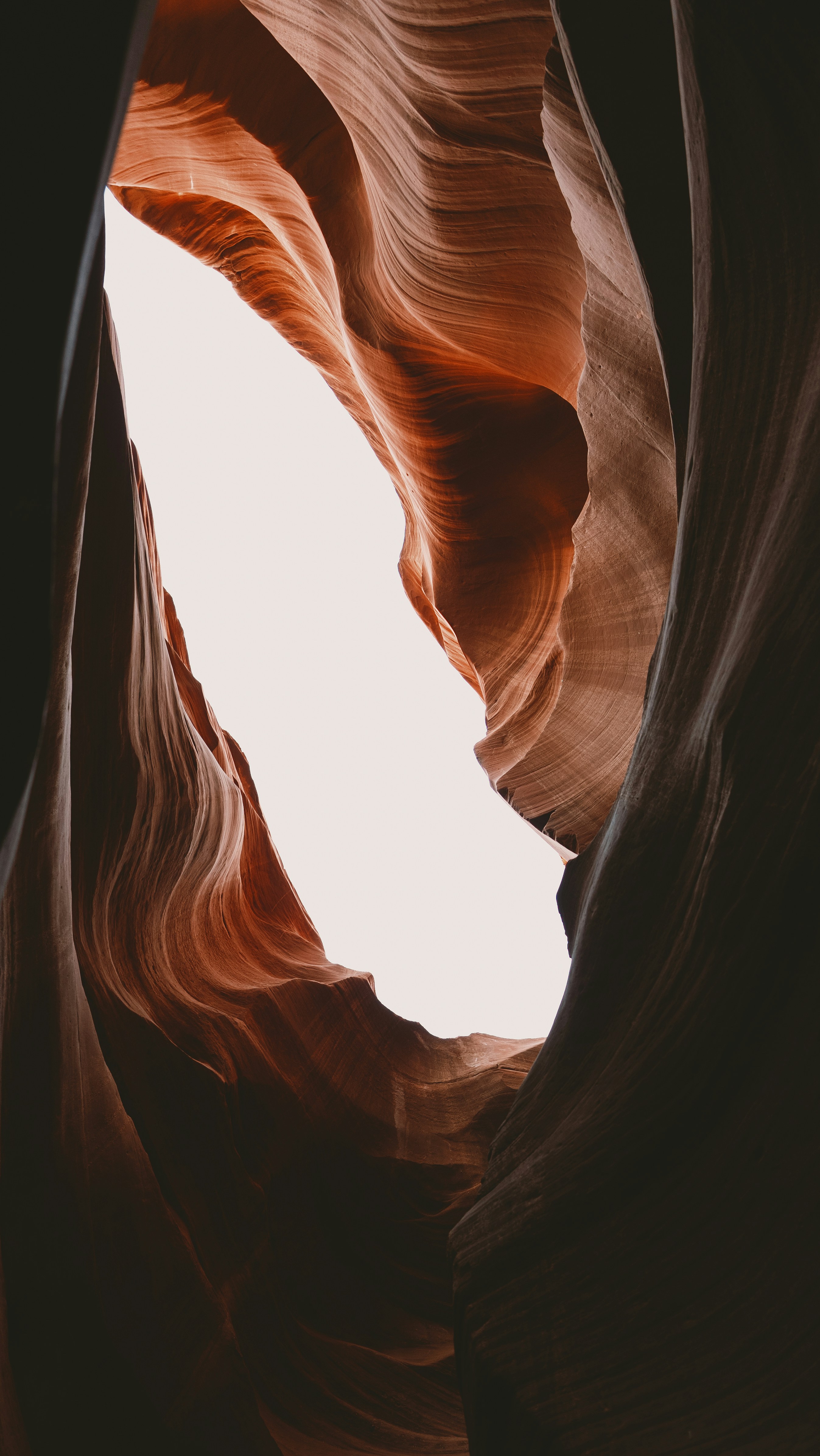 A narrow slot in the side of a canyon photo – Free Antelope canyon ...