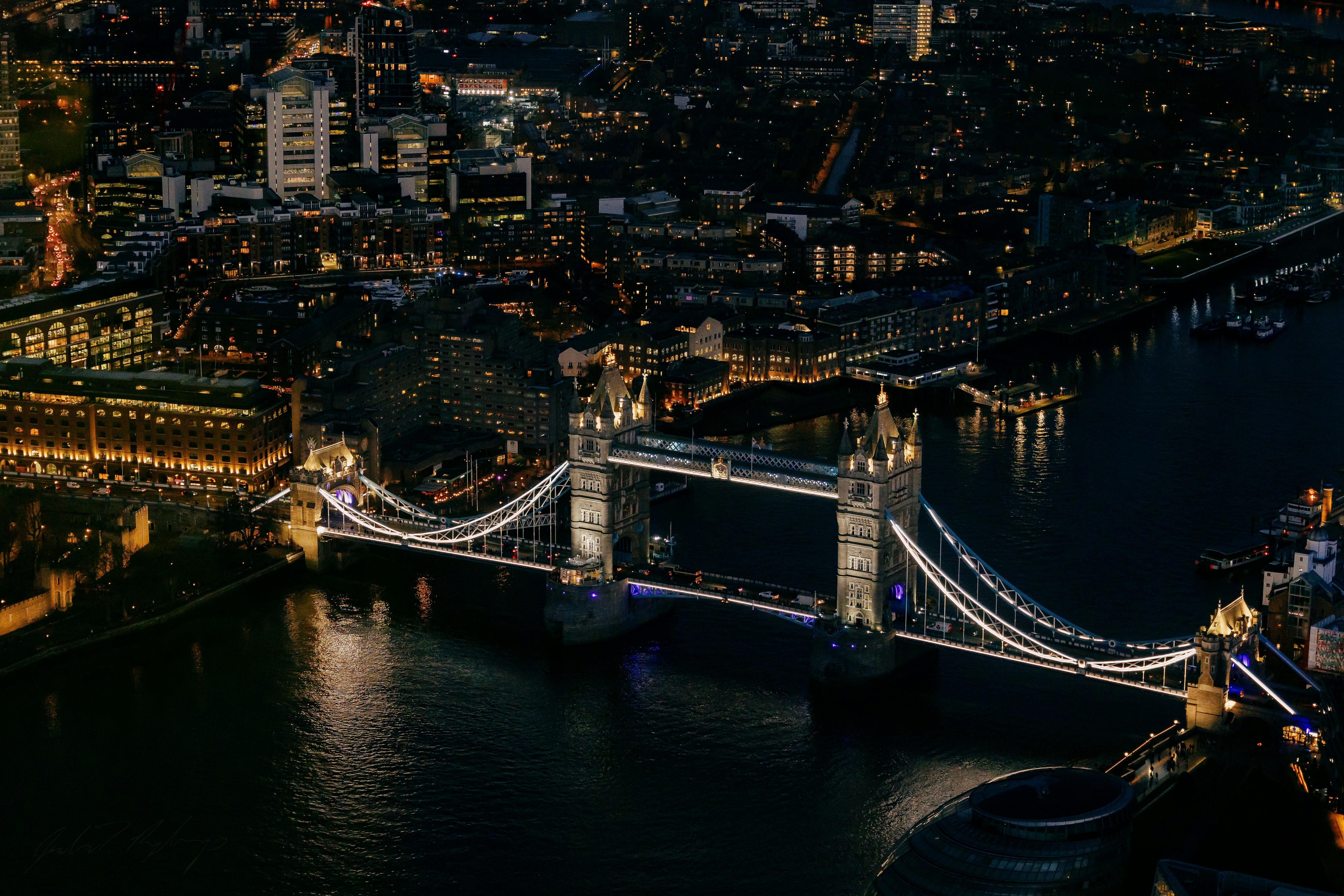 Tower Bridge in Nightlight: A Thames Portrait of London