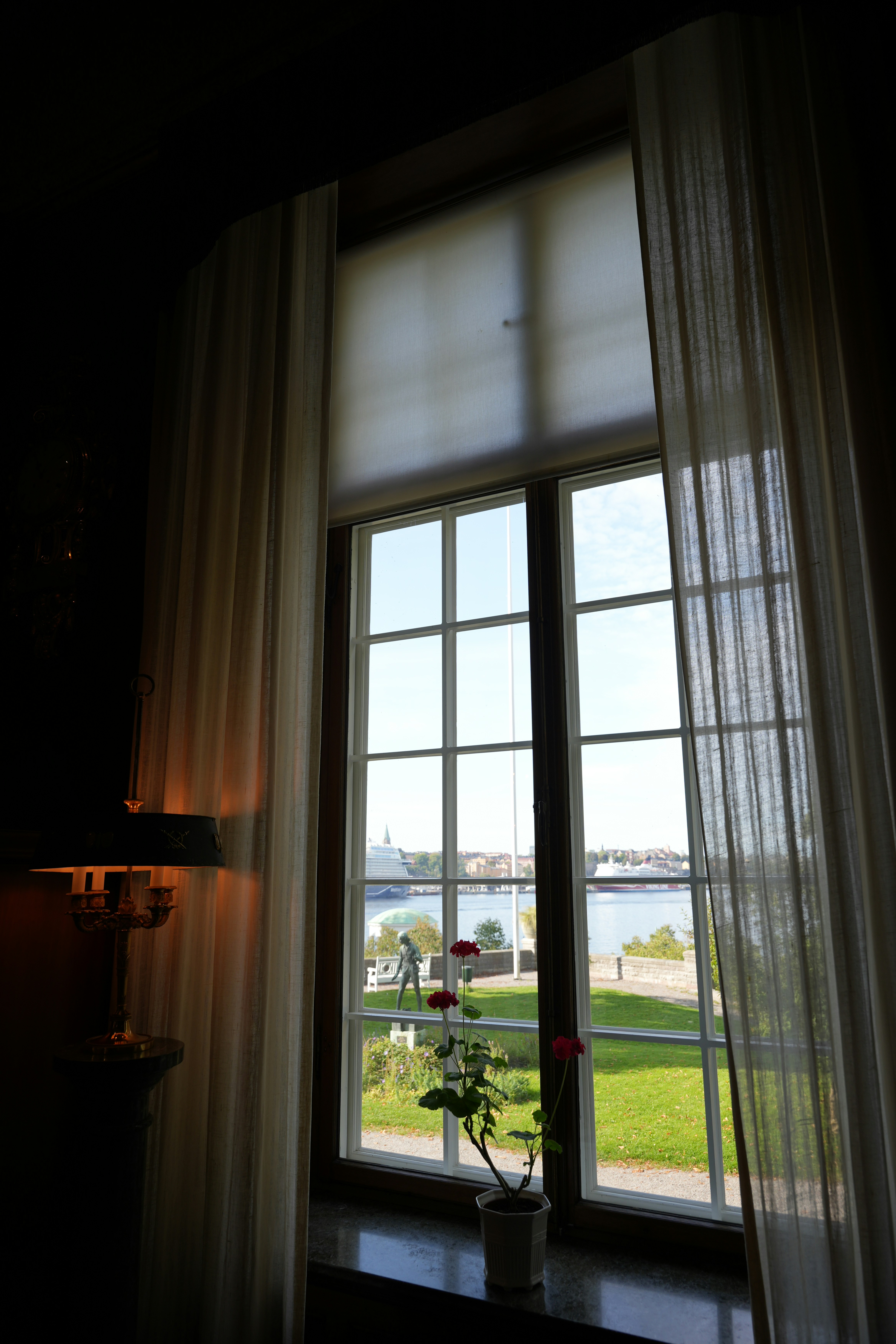 A window with a view of a body of water photo – Free Prins eugens ...