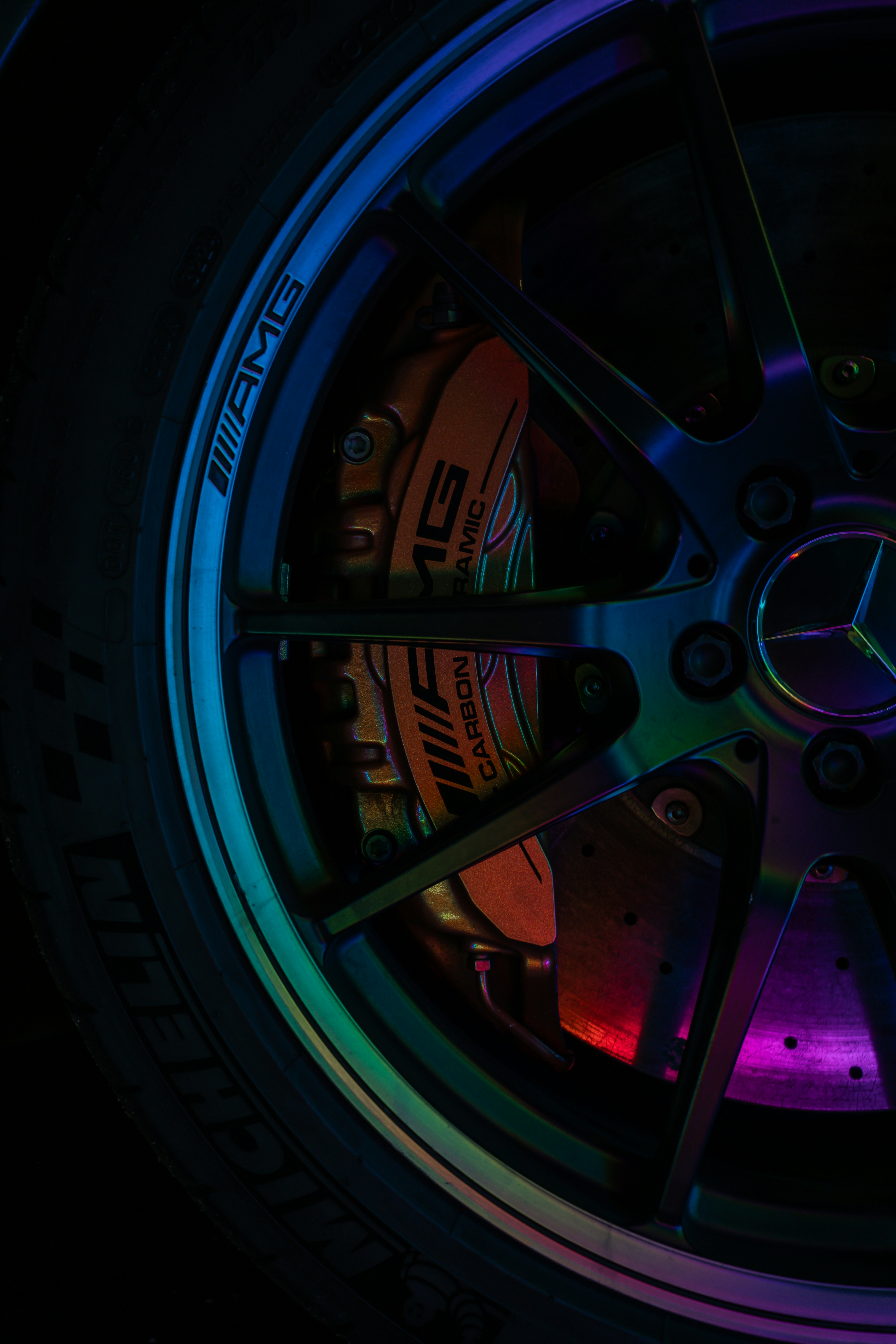 Prismatic Rim: AMG Carbon Caliper under Neon Ring
