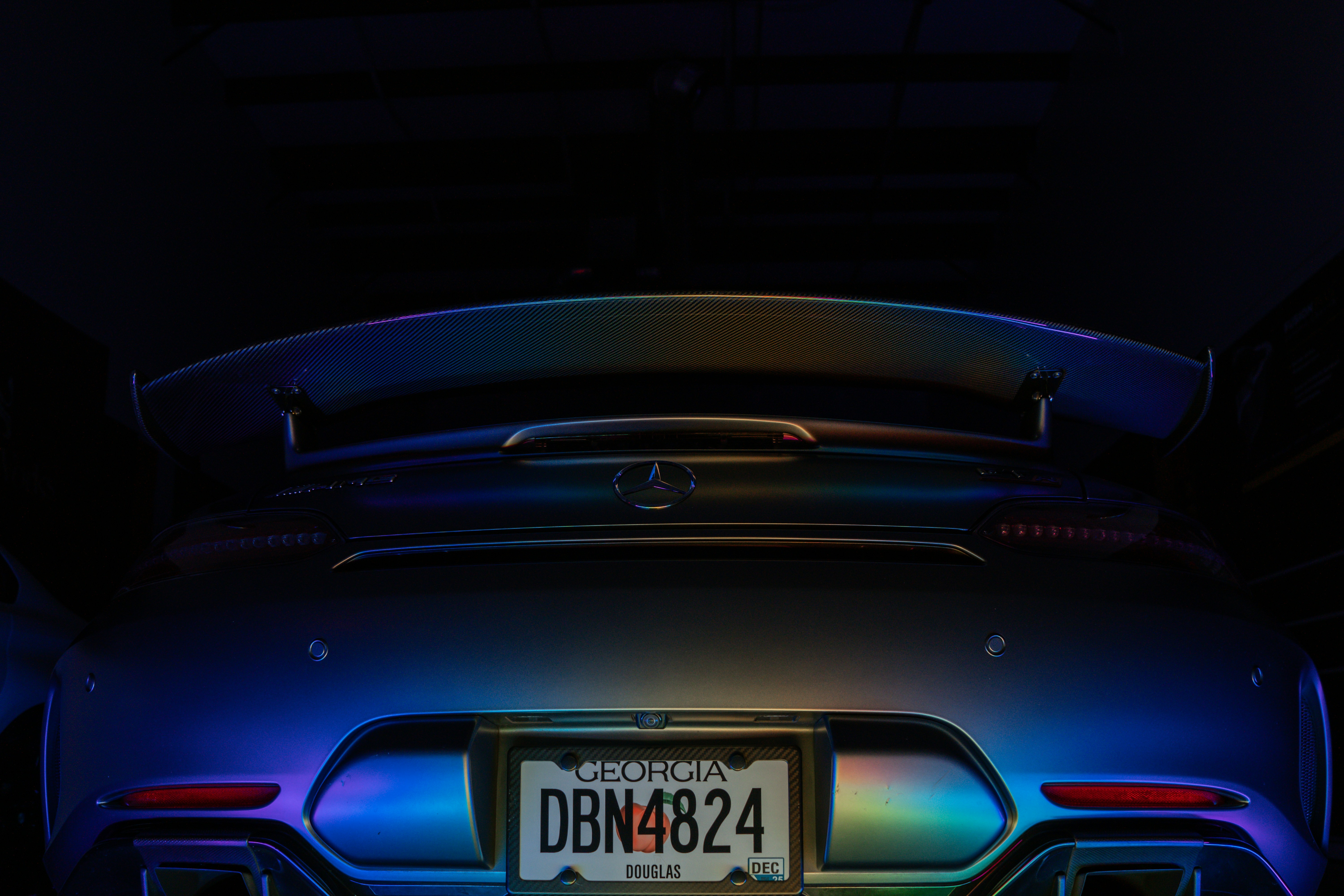 The back of a car with a license plate photo – Free Car Image on Unsplash