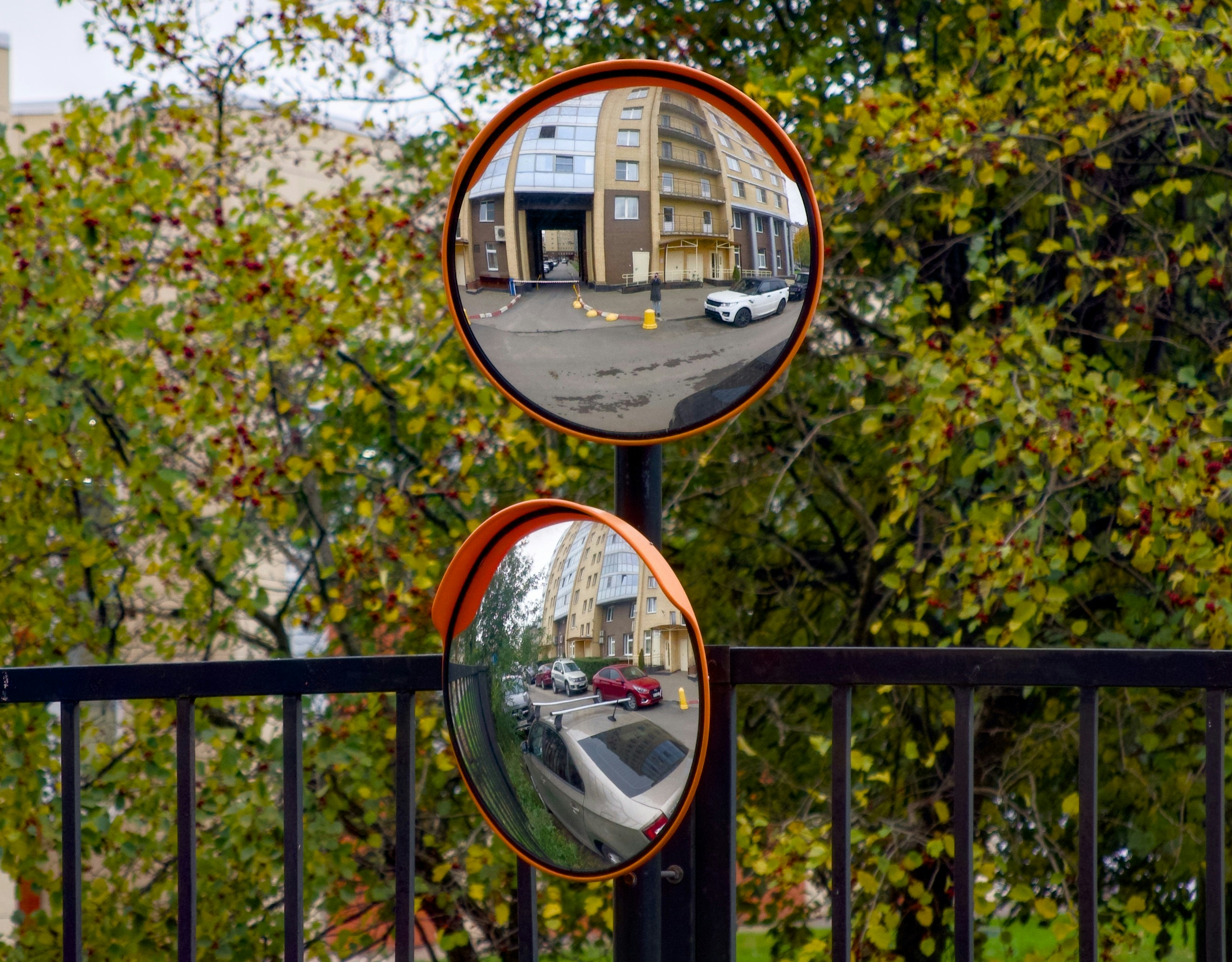 Reflections in Urban Curves