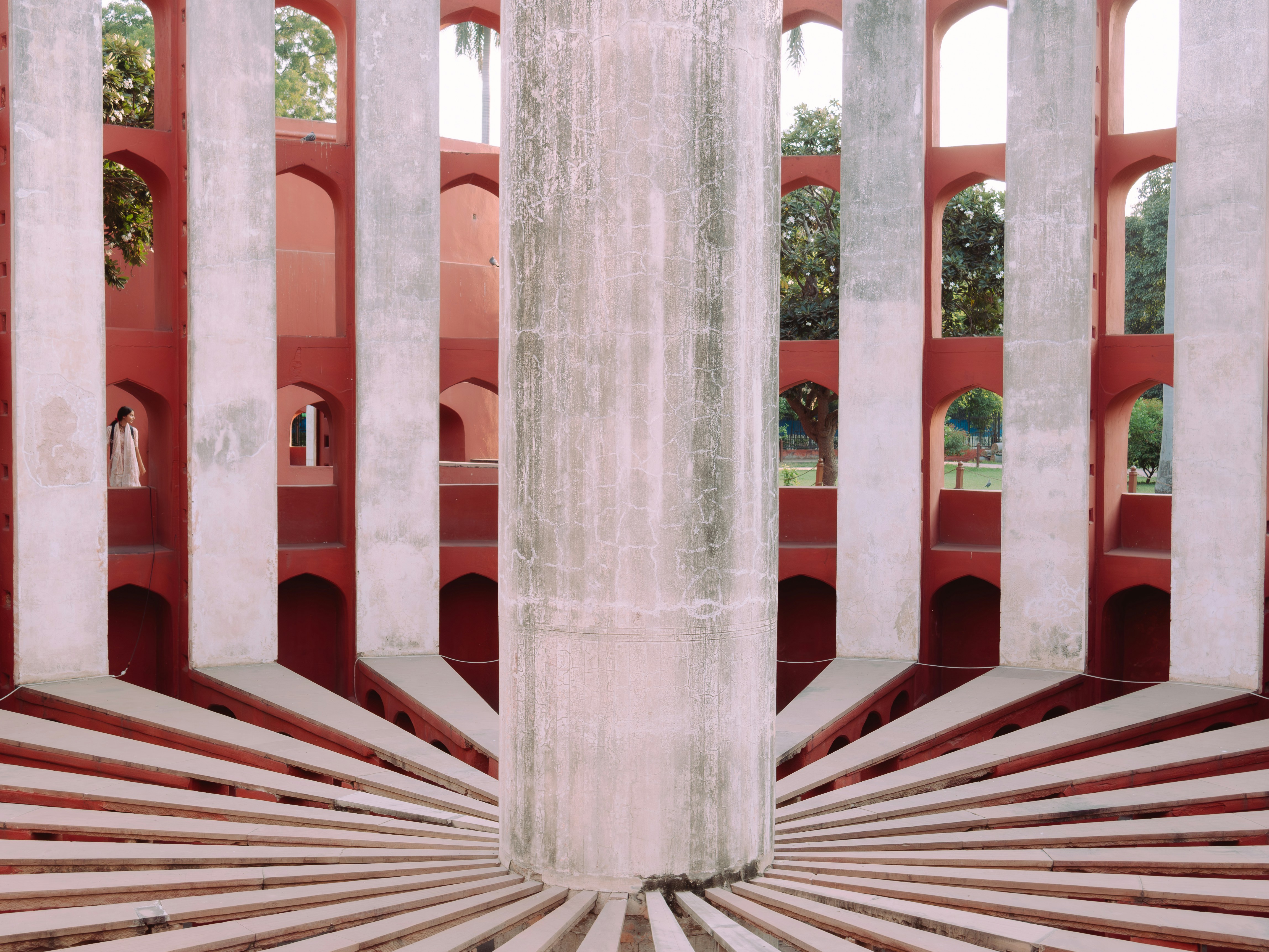 A large column in the middle of a building photo – Free Architecture ...