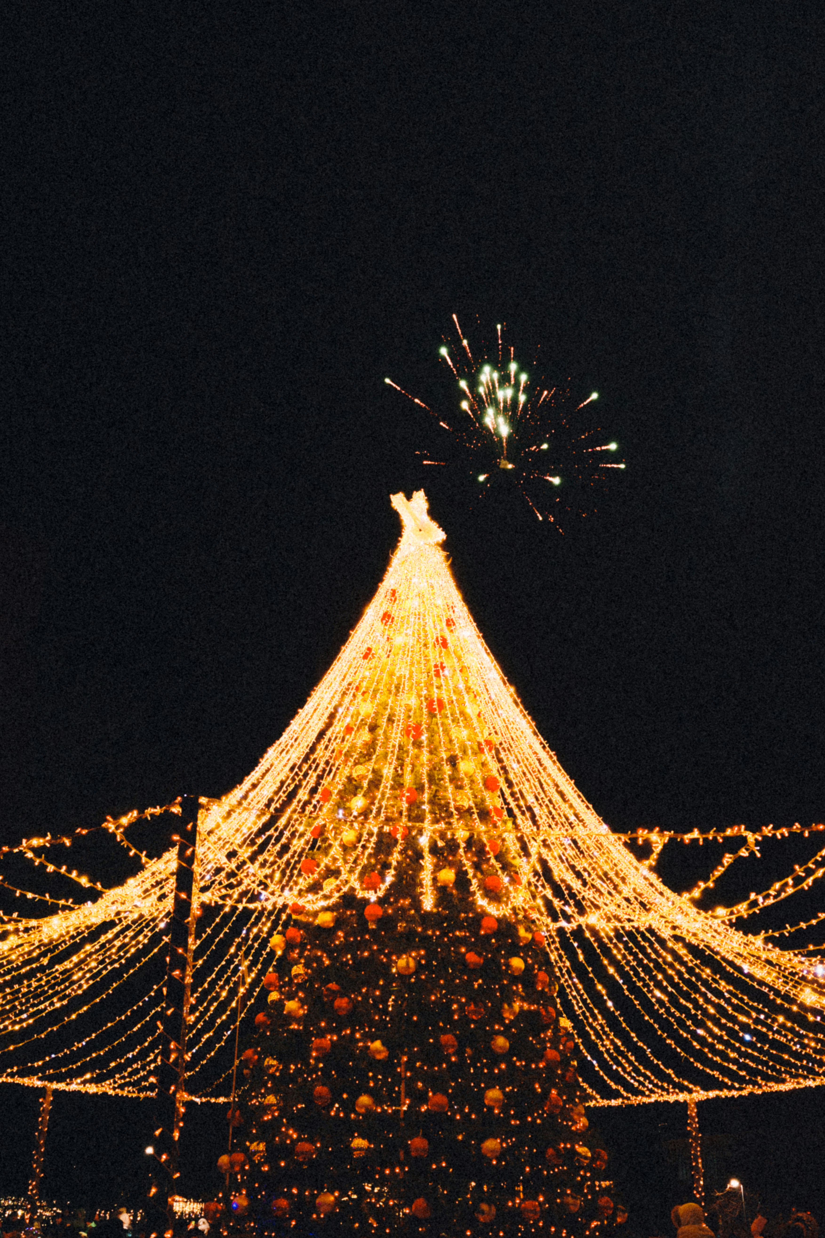 A large christmas tree with lights and decorations photo – Free ...