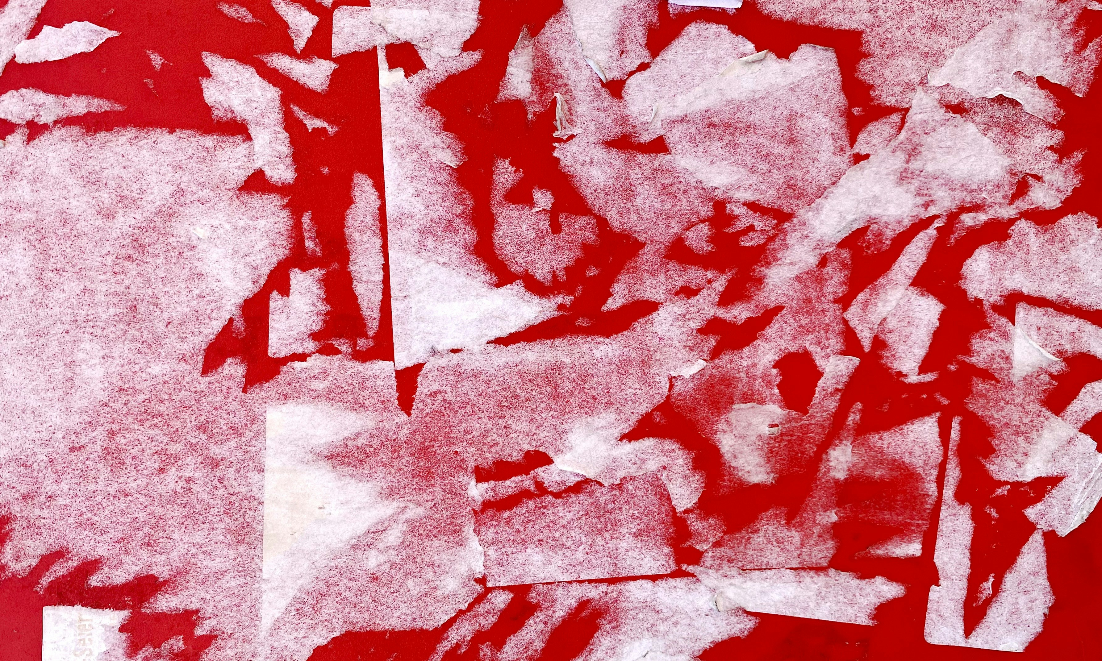 Une photo rouge et blanche d’une feuille de papier photo – Image ...