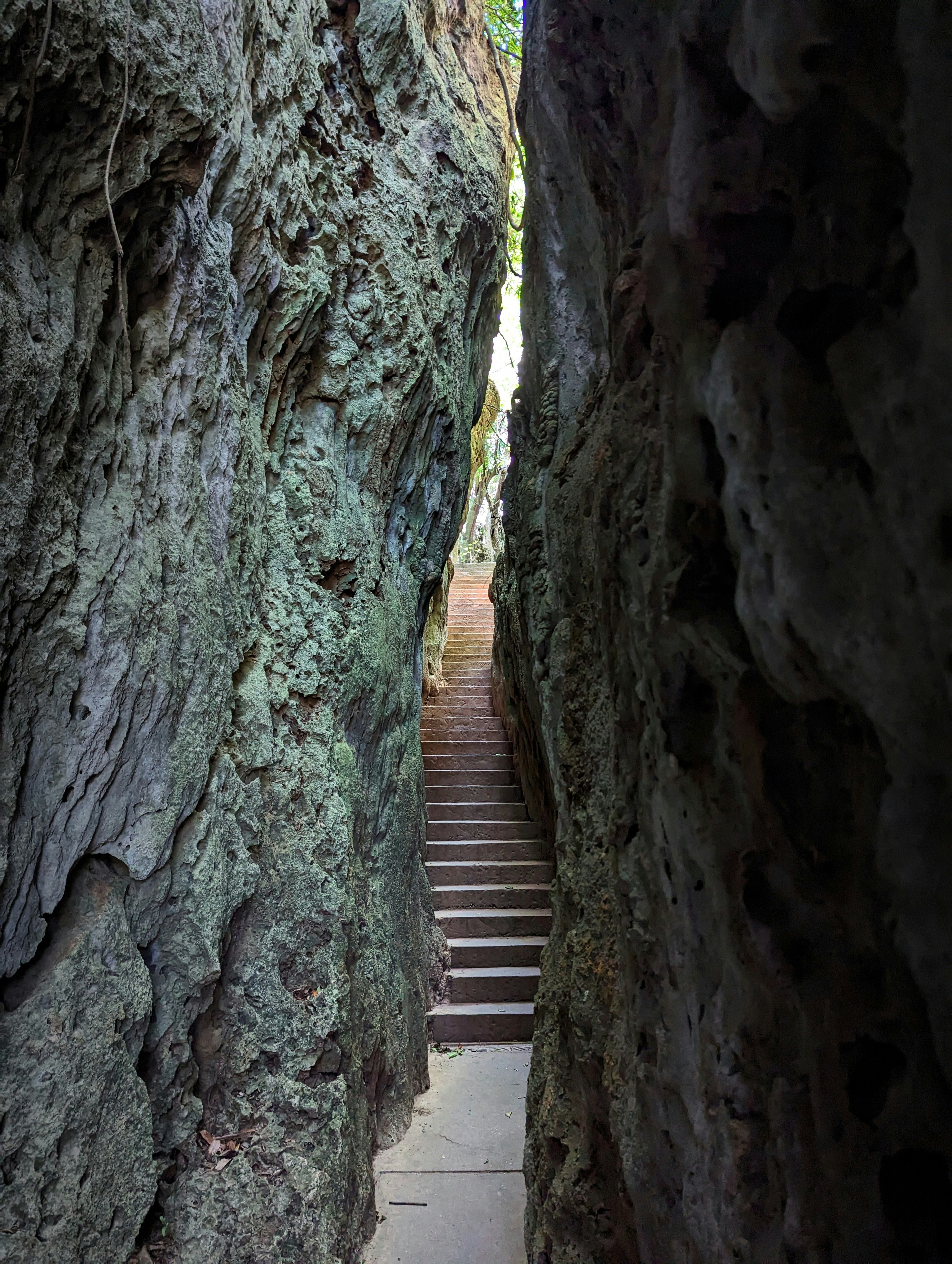 A narrow stone path between two large rocks photo – Free Kenting ...