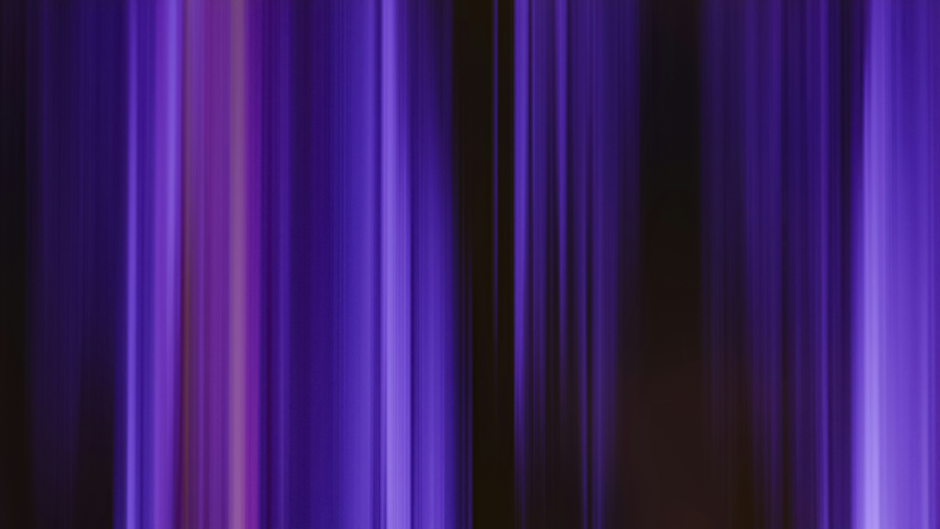 Fundo De Cortina Roxa