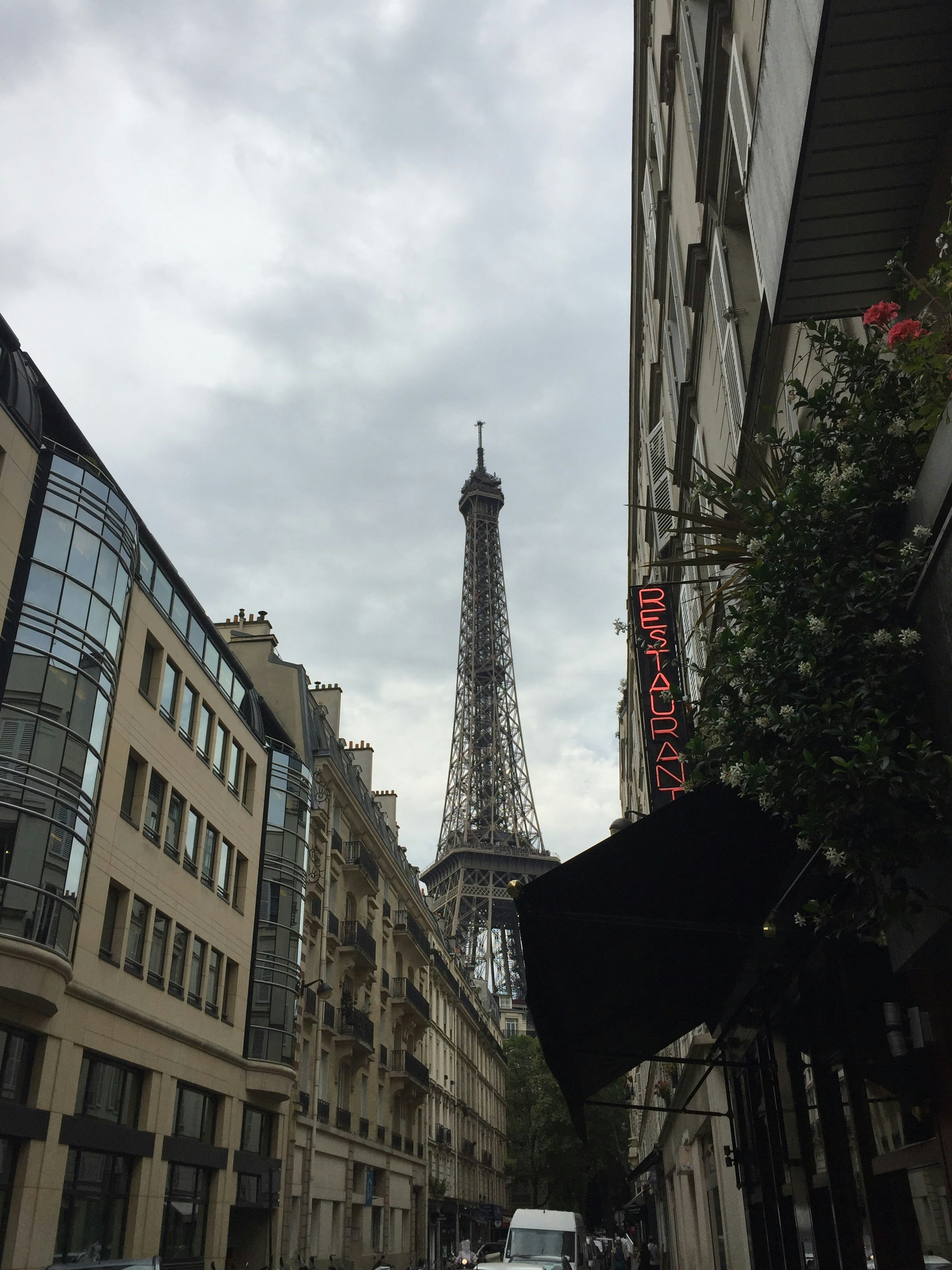 The eiffel tower towering over the city of paris photo – Free Paris ...