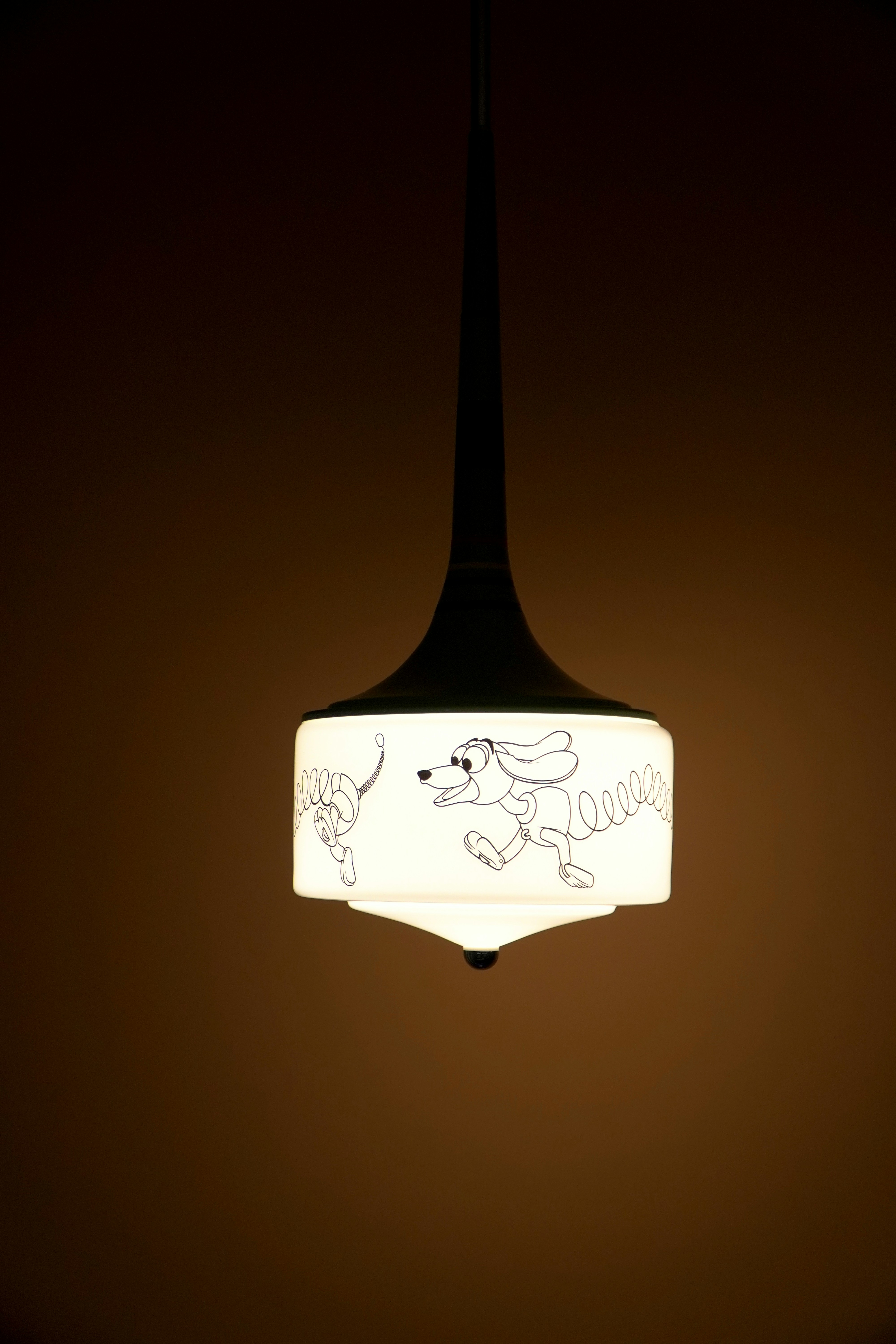 Glow in the Dark: Playful Line-Dog Lamp