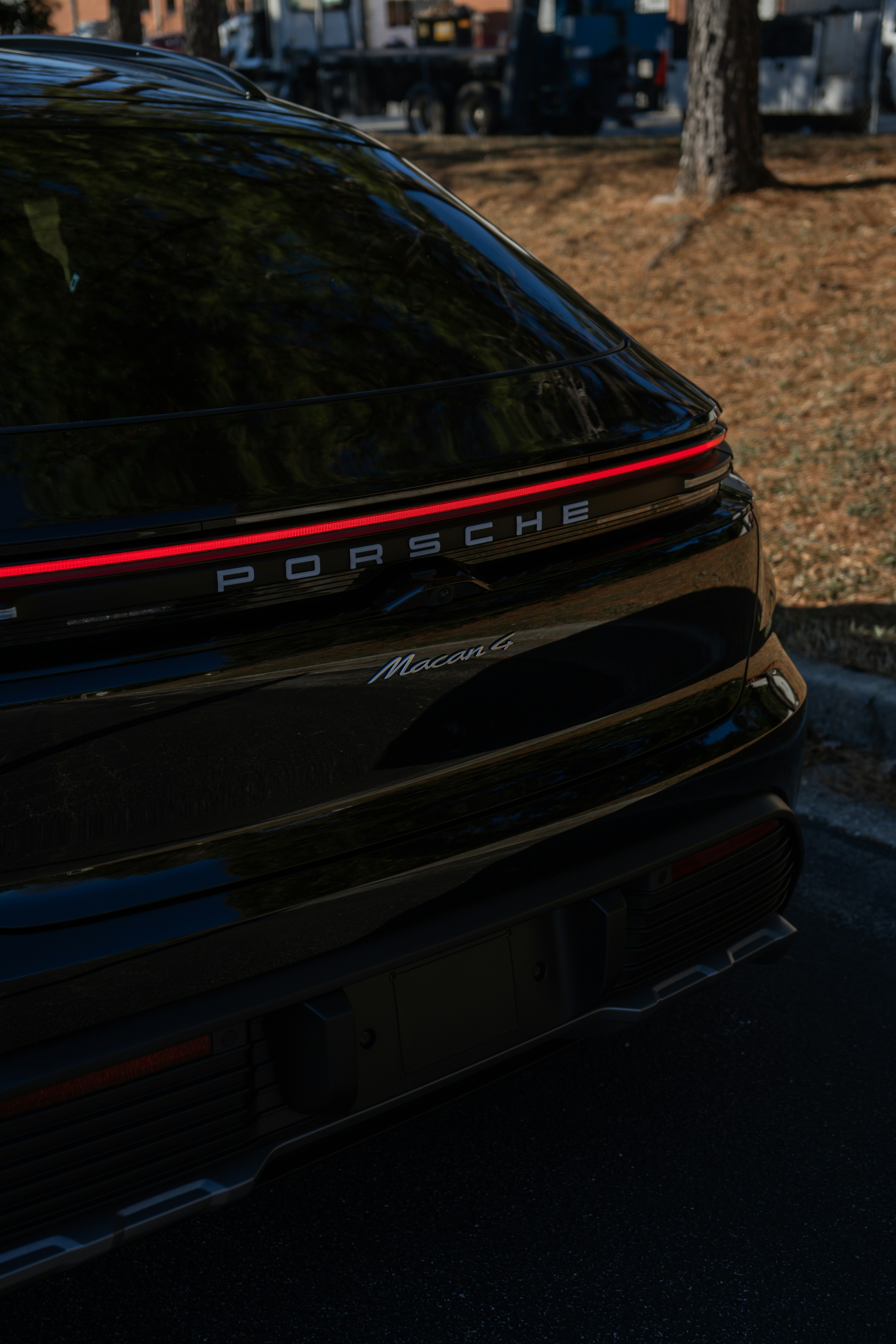 Rear Glance: The Porsche Macan CG Shadowed by Night