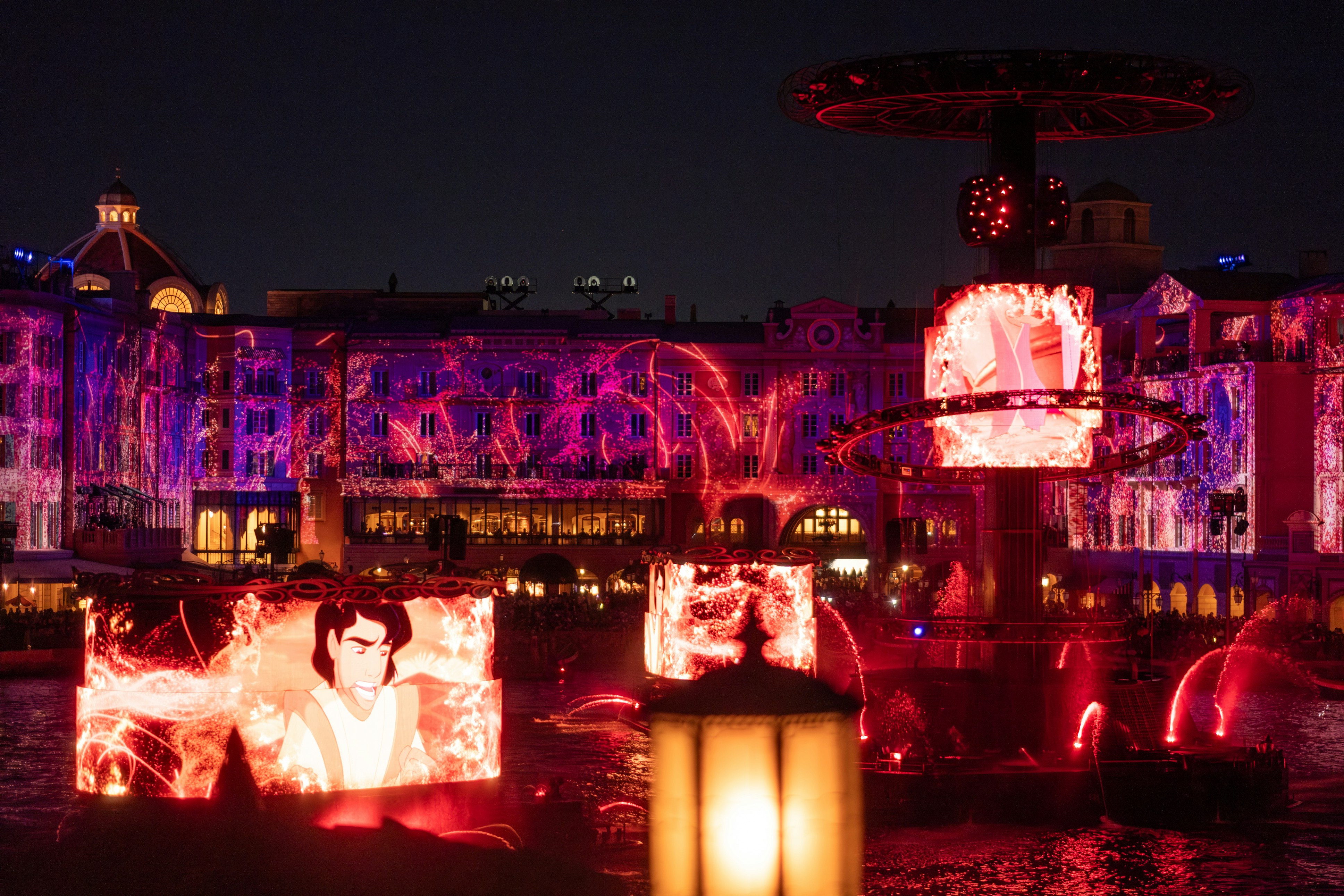 Nocturnal Fountain Spectacle with Illuminated Projections