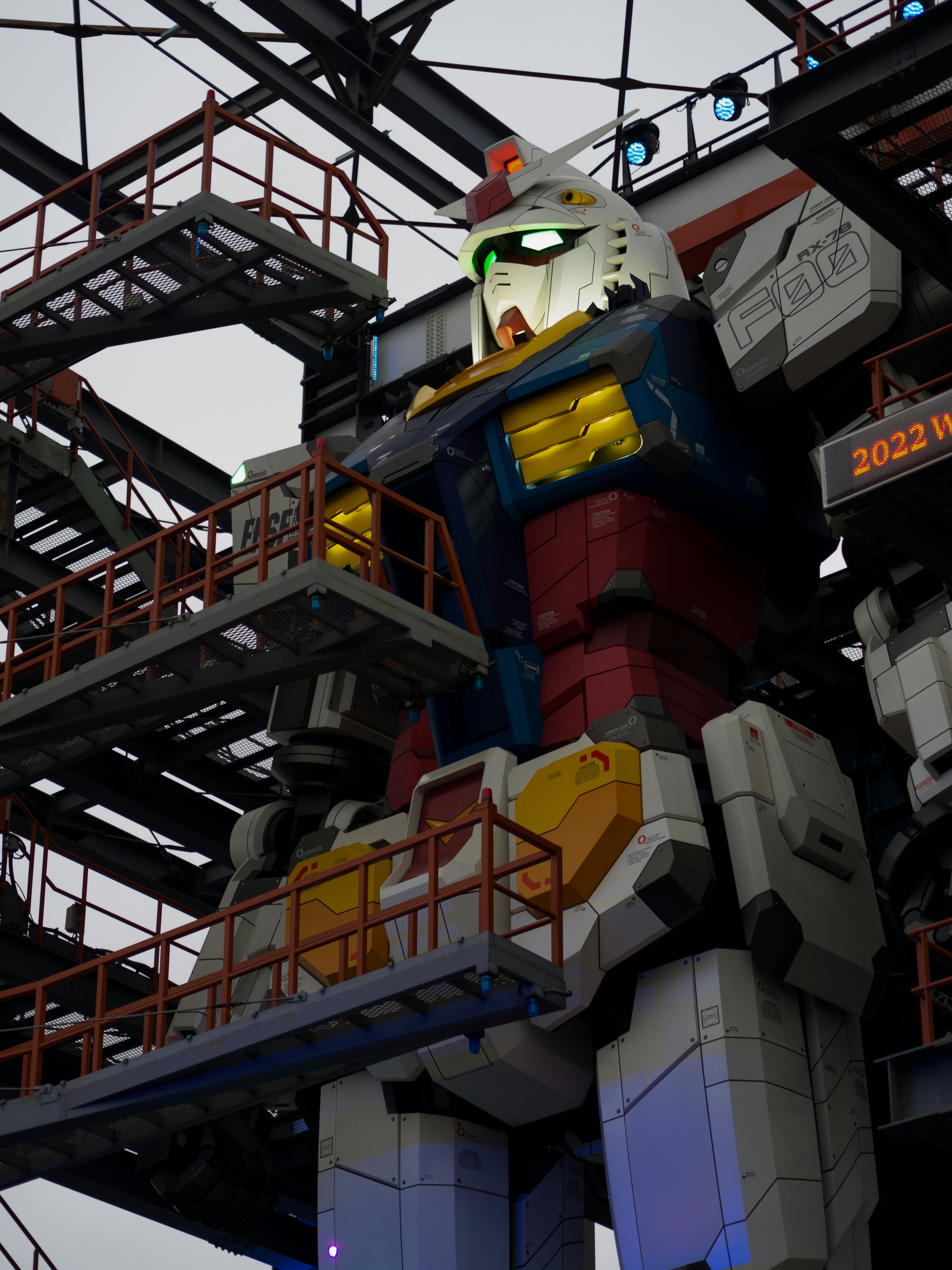 Gundam Colossus Over the Construction Sky