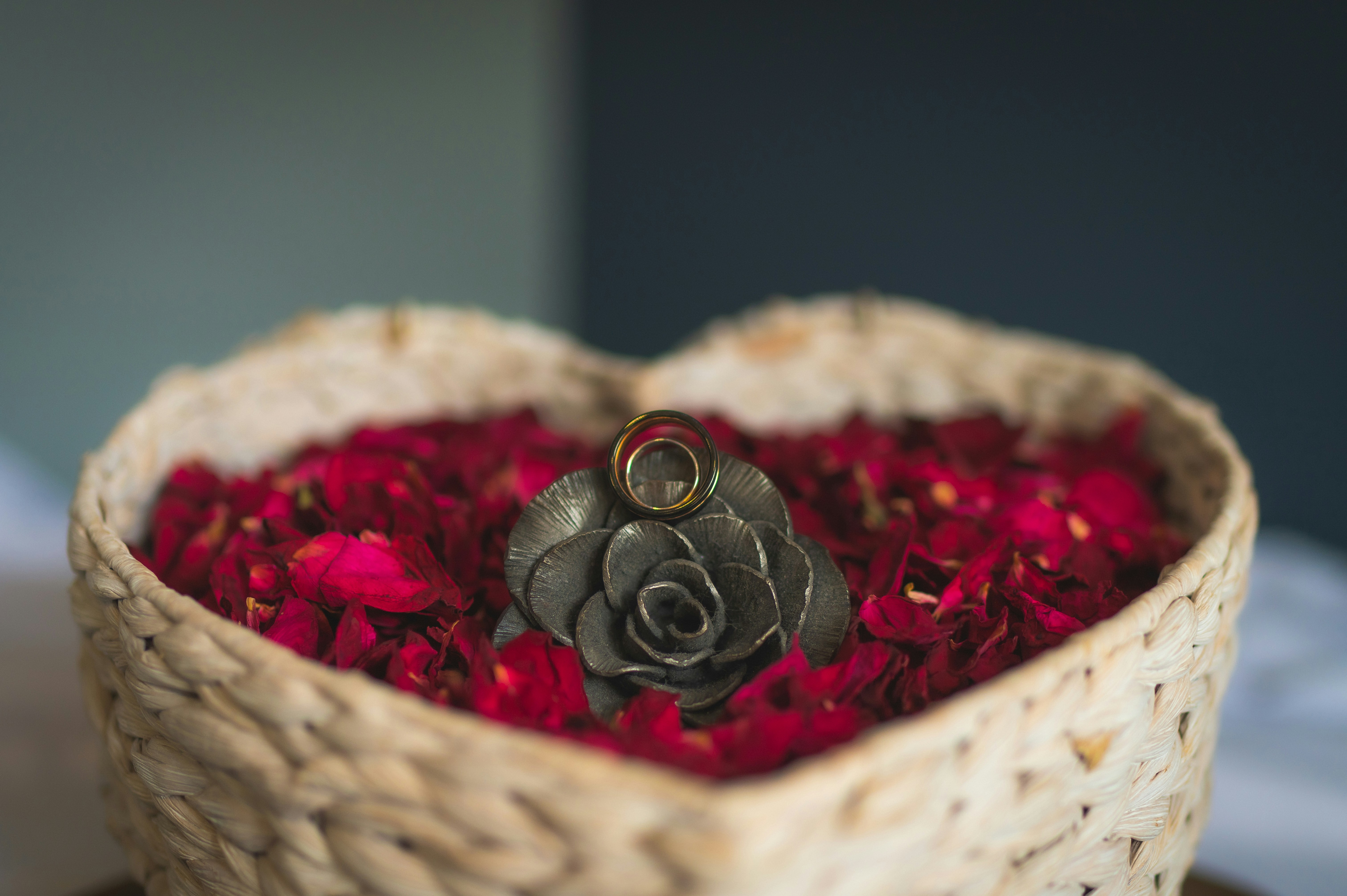 Petals and Promise: A Unique Ring Display