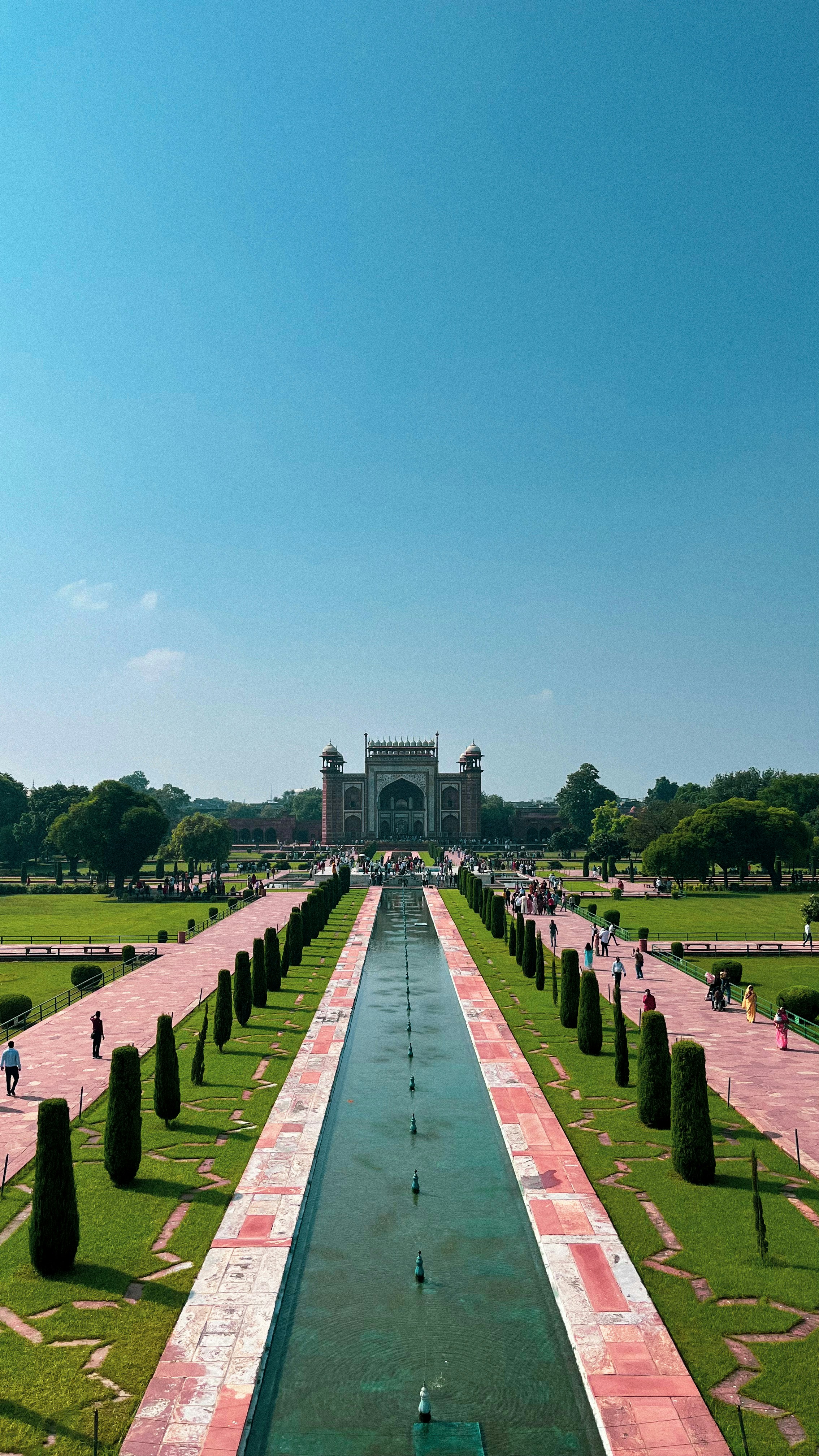 Axis of Water and Stone: Pathway Toward a Grand Gate in the Park