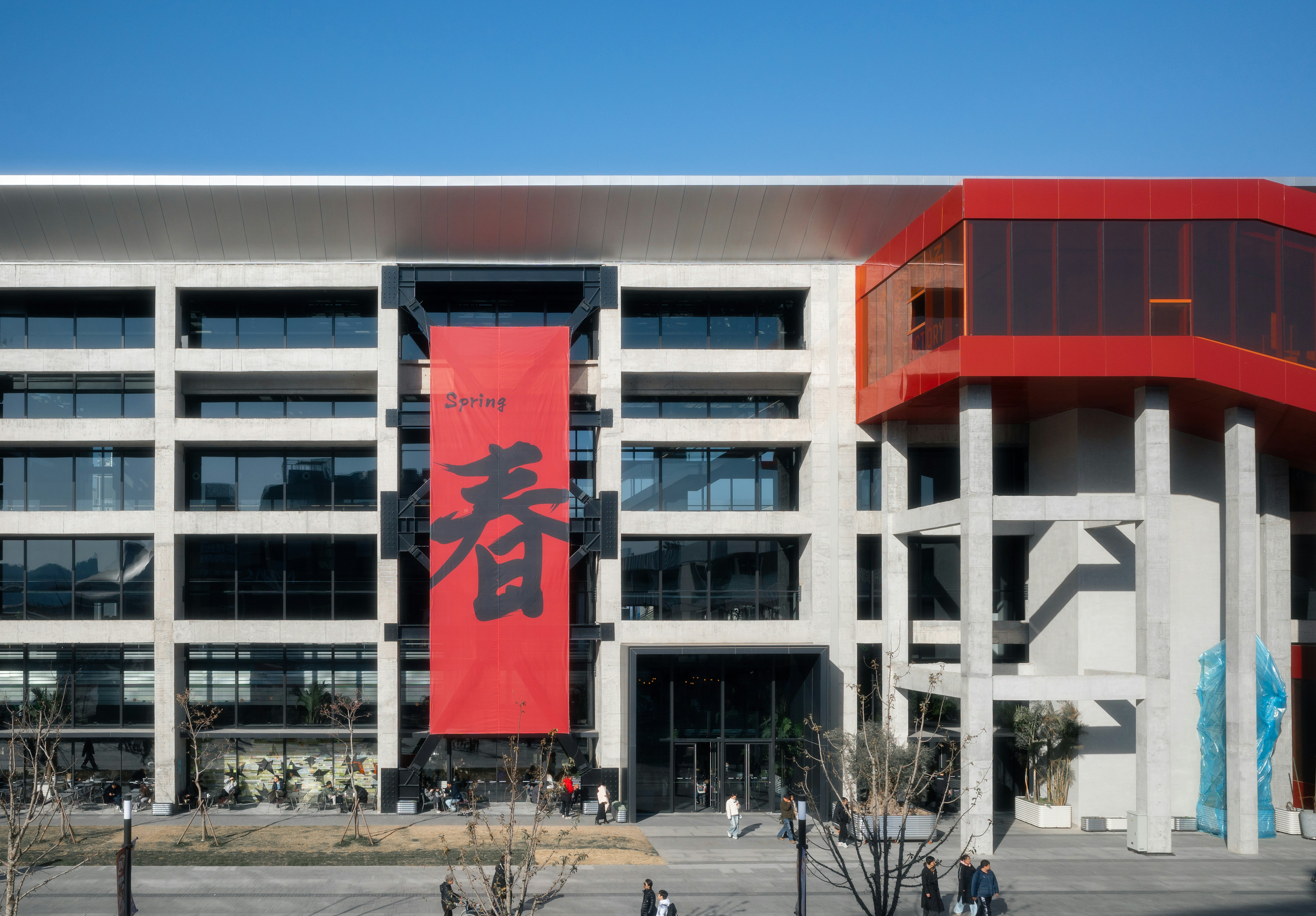 Photo by Declan Sun with Ricoh GR III HDF