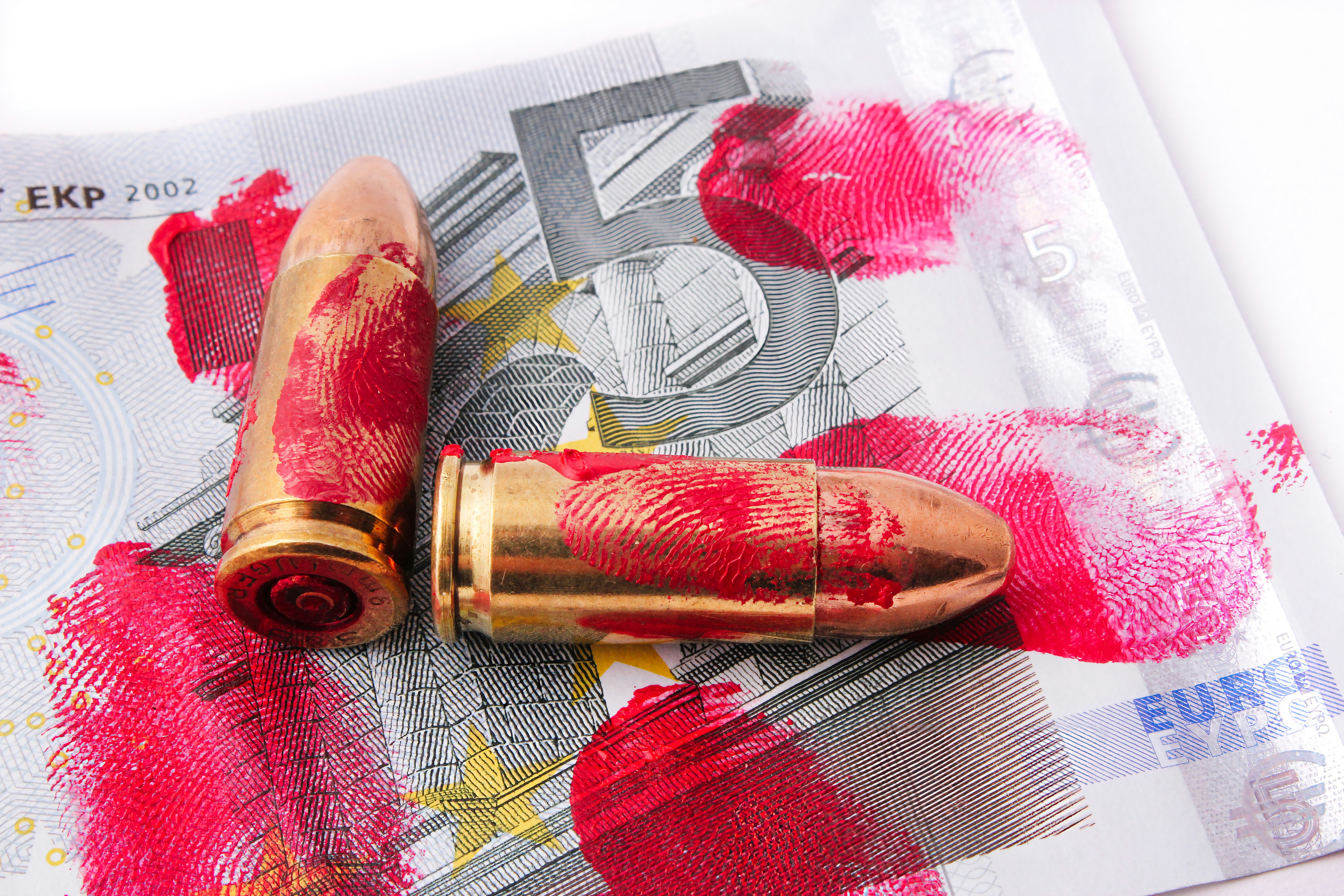 Lipstick and Lead on a Five-Euro Note