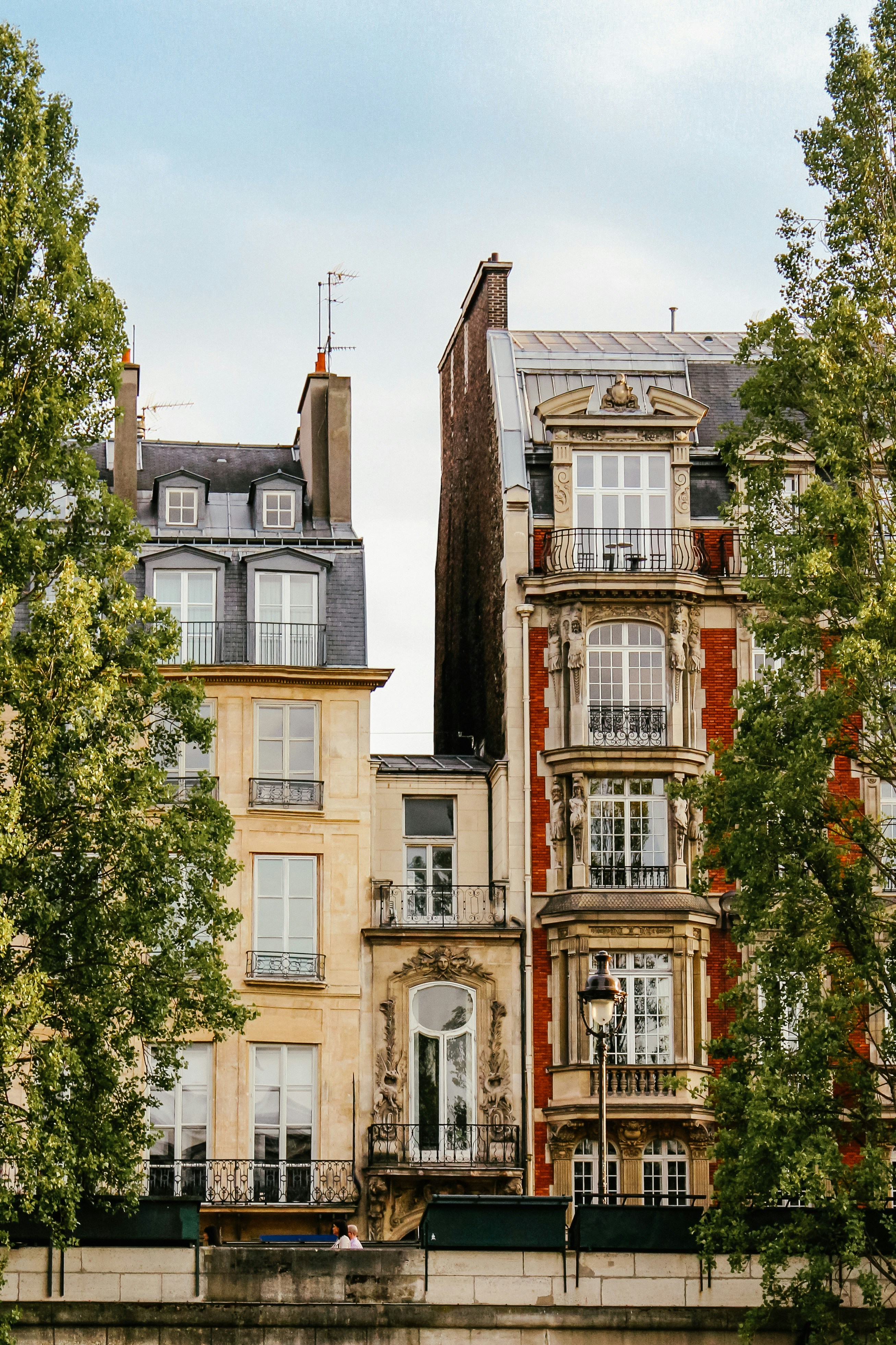 Paris' smallest house? She's 3.6’ wide x 9.8’ long x 16.4’ tall.