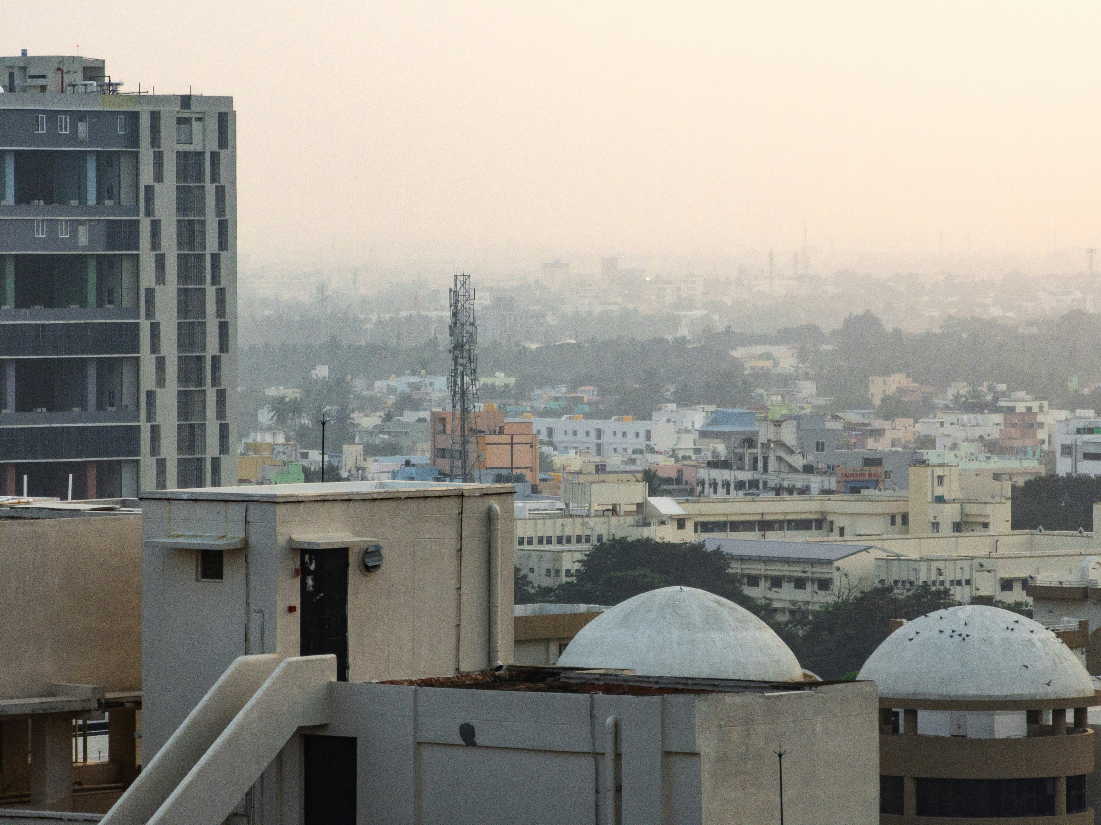 A view of a city from a rooftop photo – Free Building Image on Unsplash