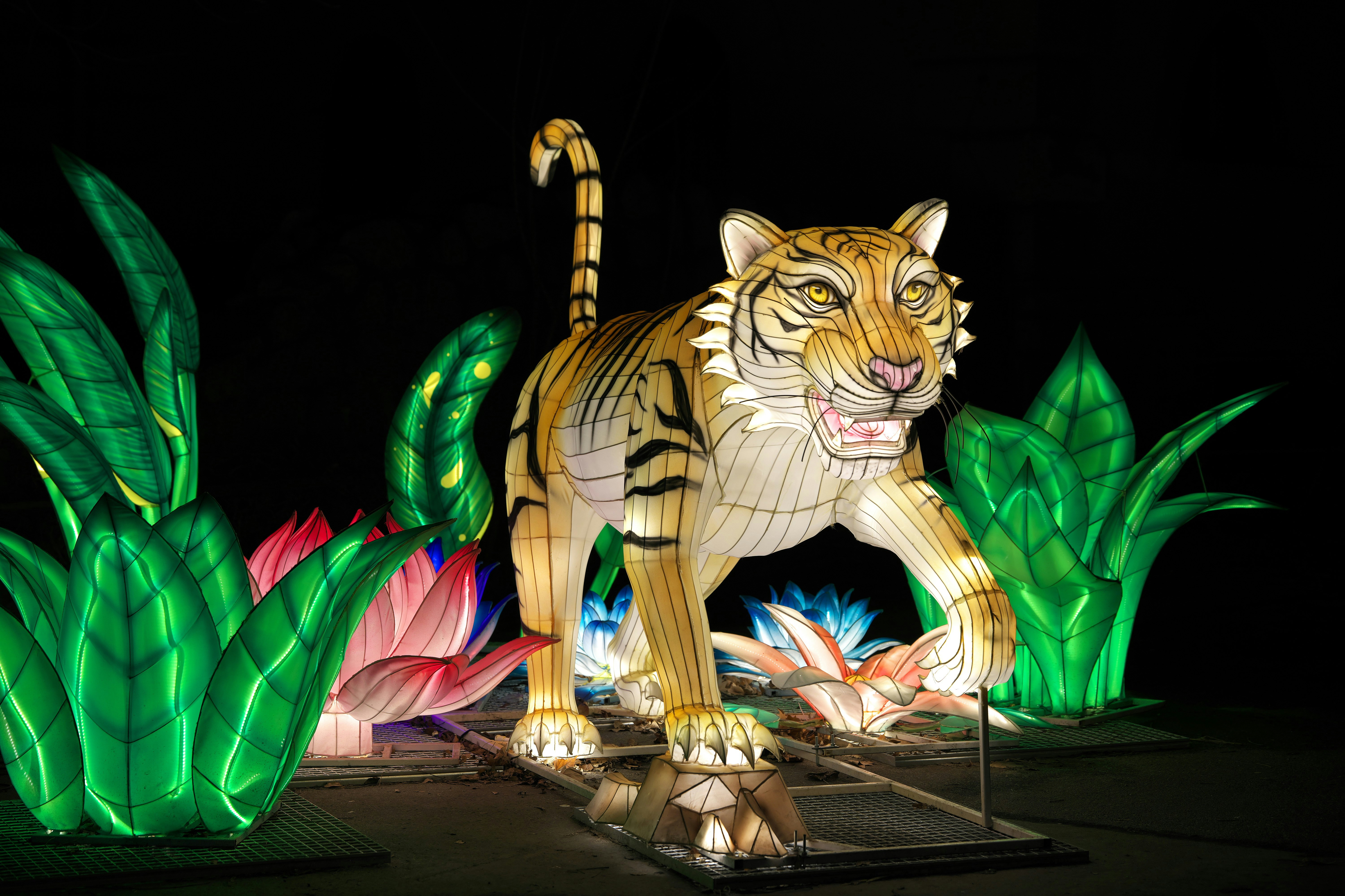 A paper model of a tiger standing on a platform photo – Free Art Image ...