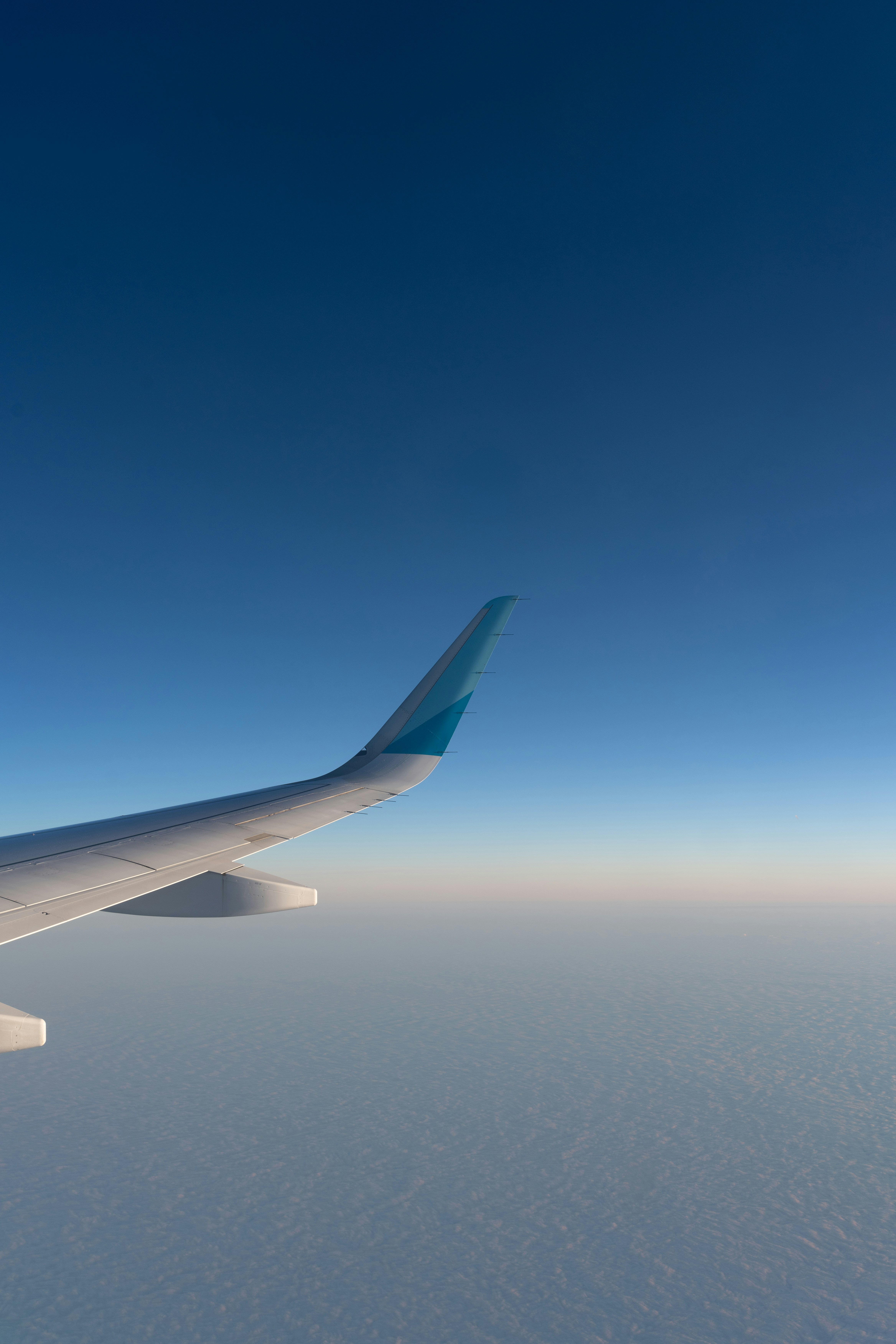 Wingtip in the Clear: A Quiet Atlantic Crossing