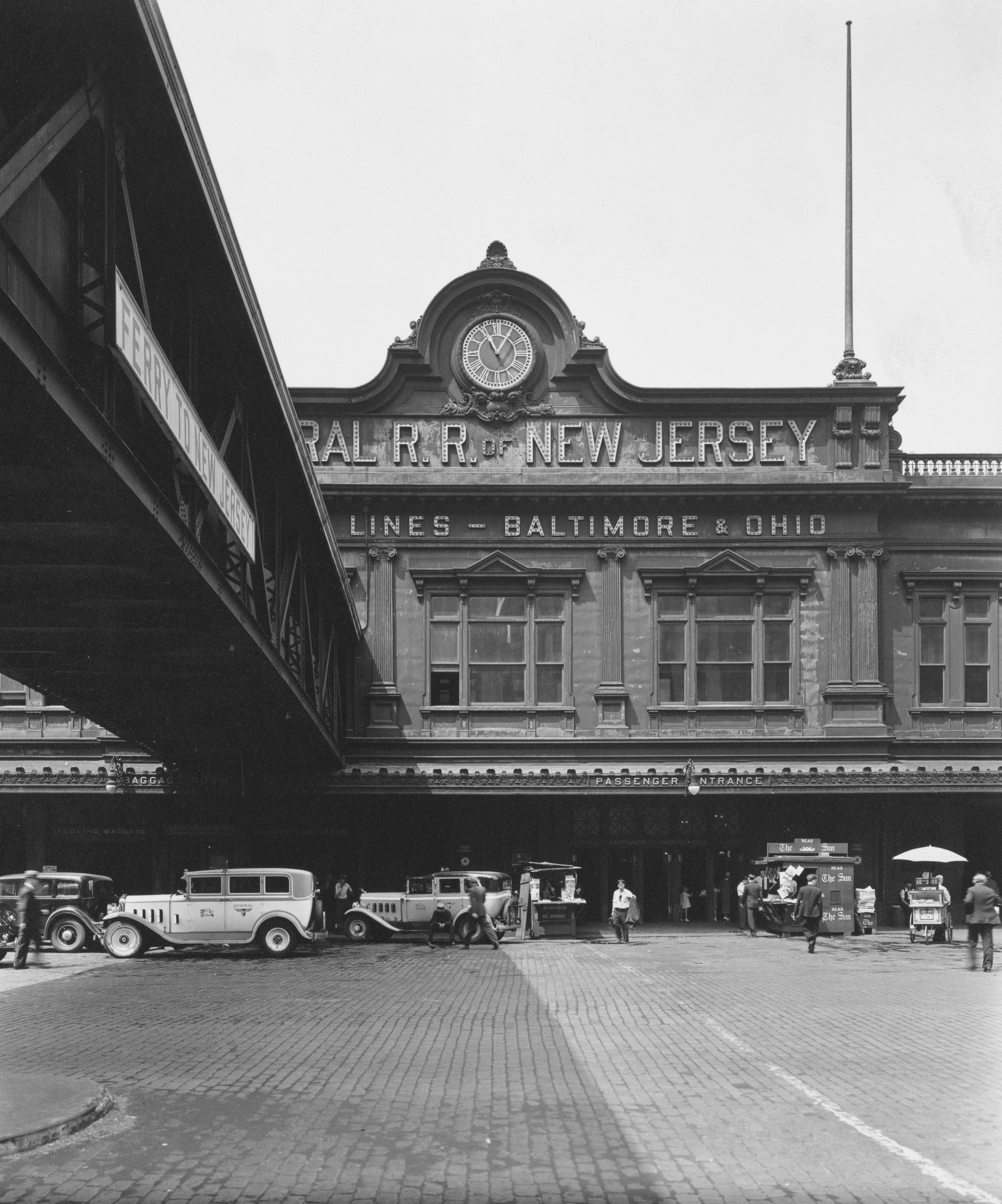 Station at the Center: New Jersey Railhead and the Pedestrian Courtyard