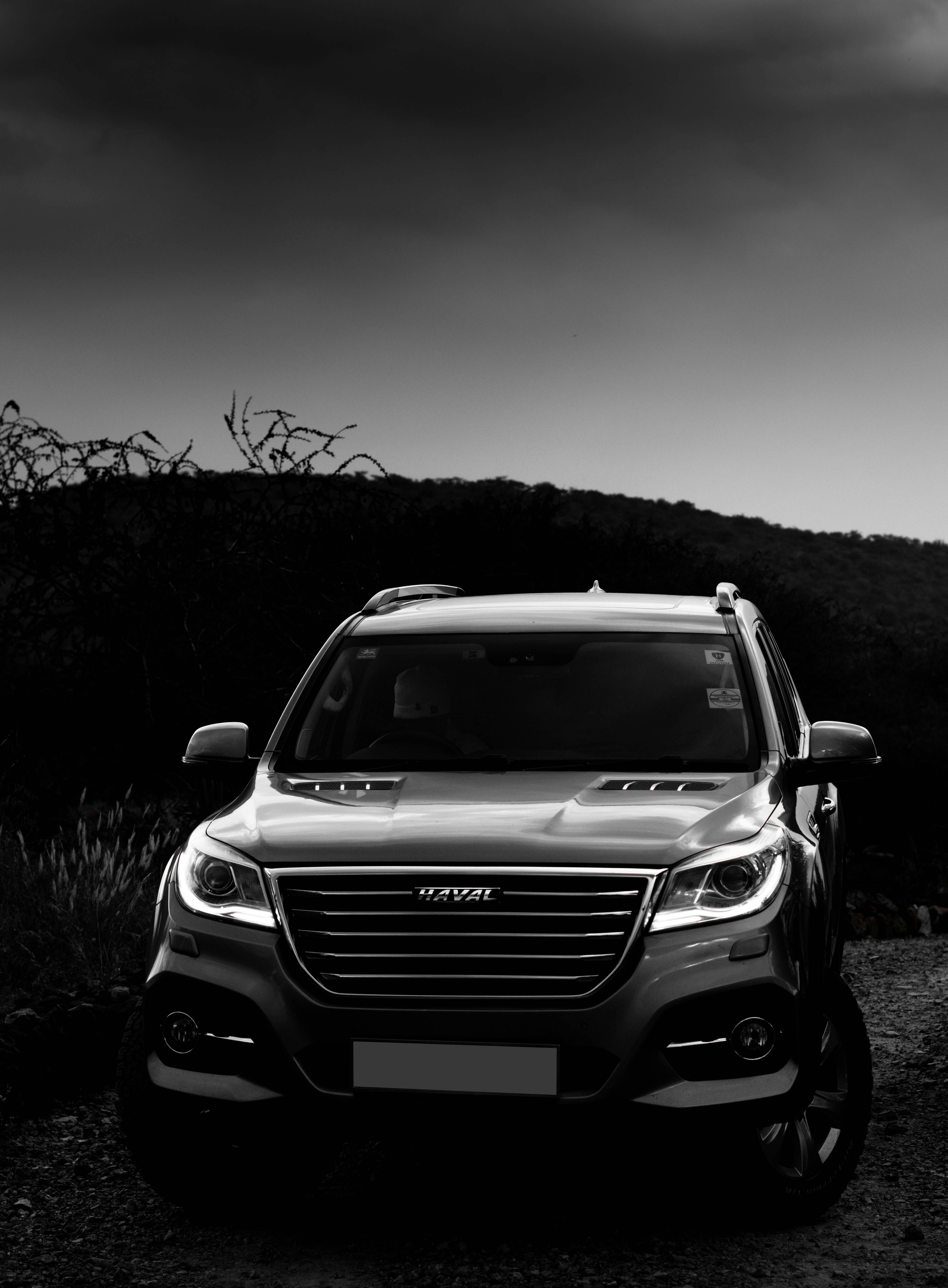 Front-Drive Presence: Havel H9 Looms Over a Gravel Descent