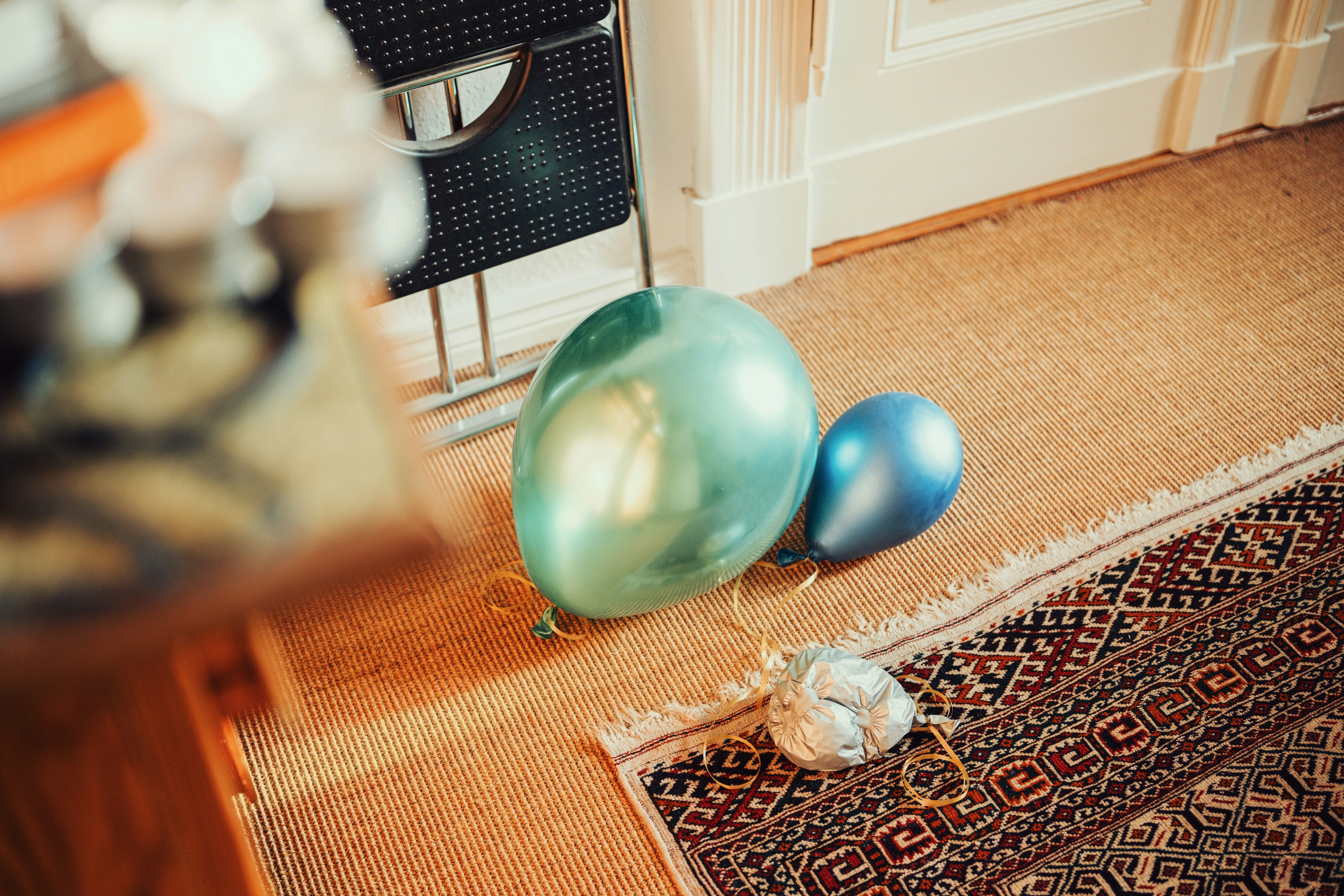 Balloon Trace: A Cozy Corner Hidden by Light and Carpet
