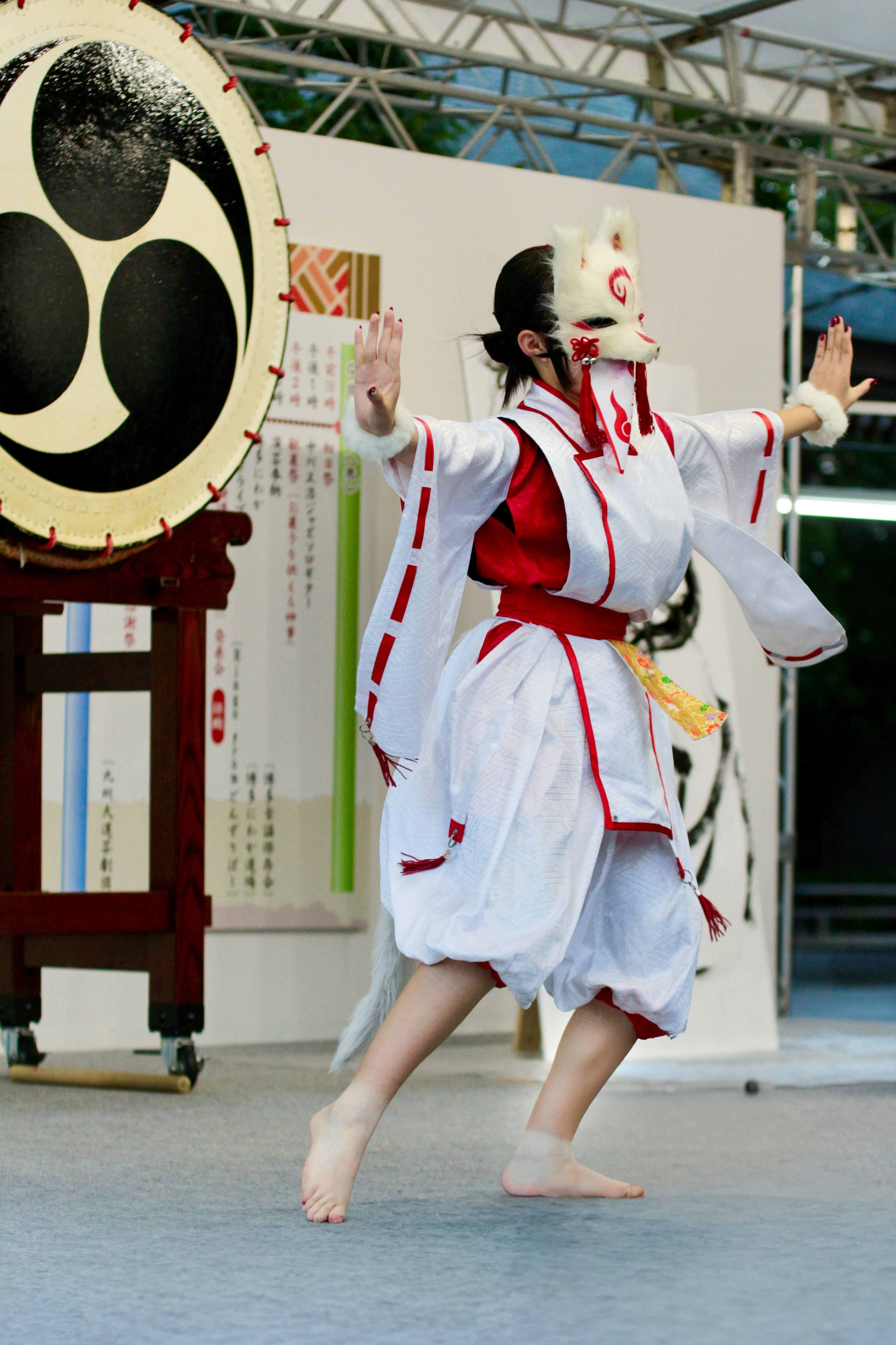 A man in a white and red outfit is dancing photo – Free Dance Image on ...
