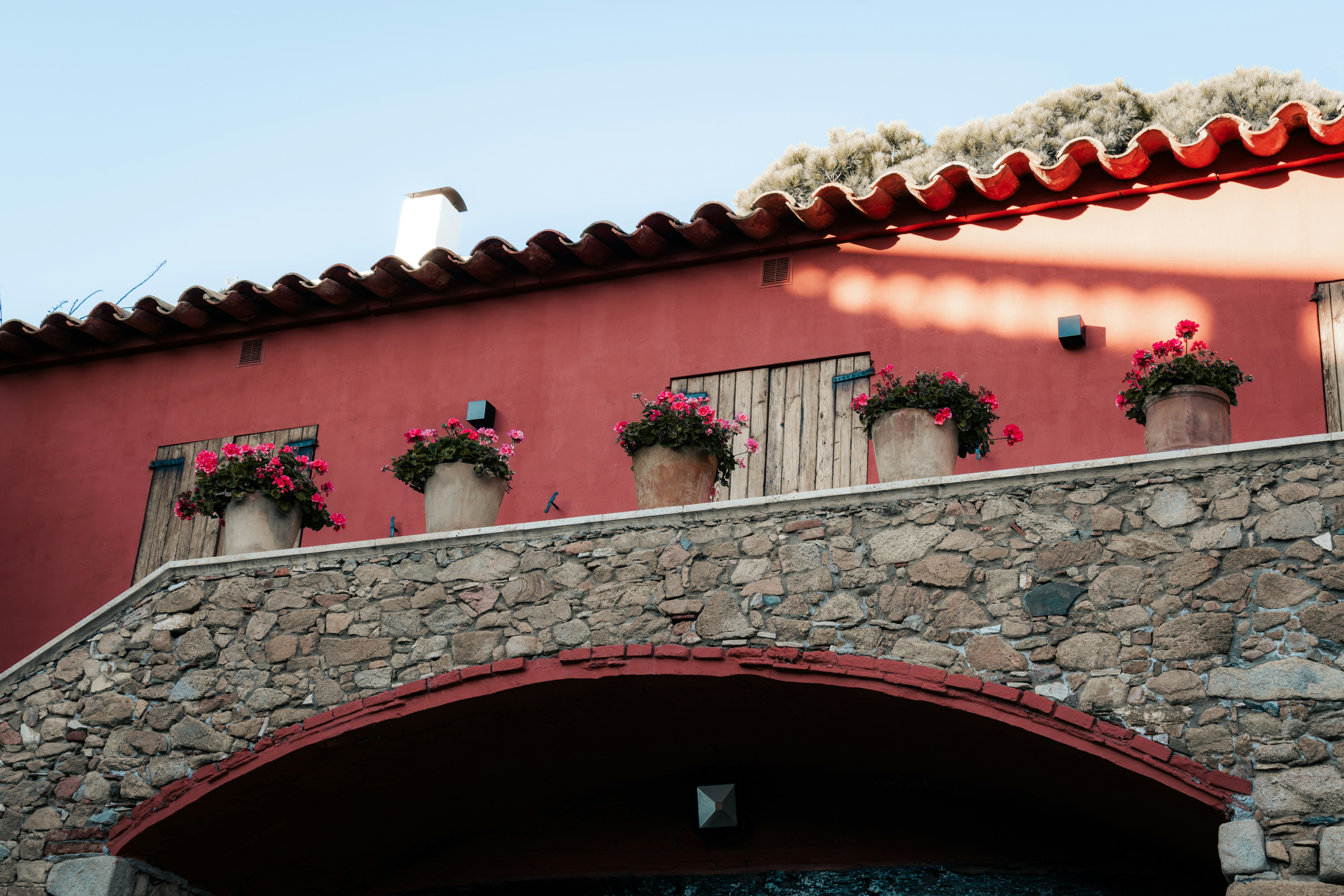 Rustic Elegance Under a Clear Sky