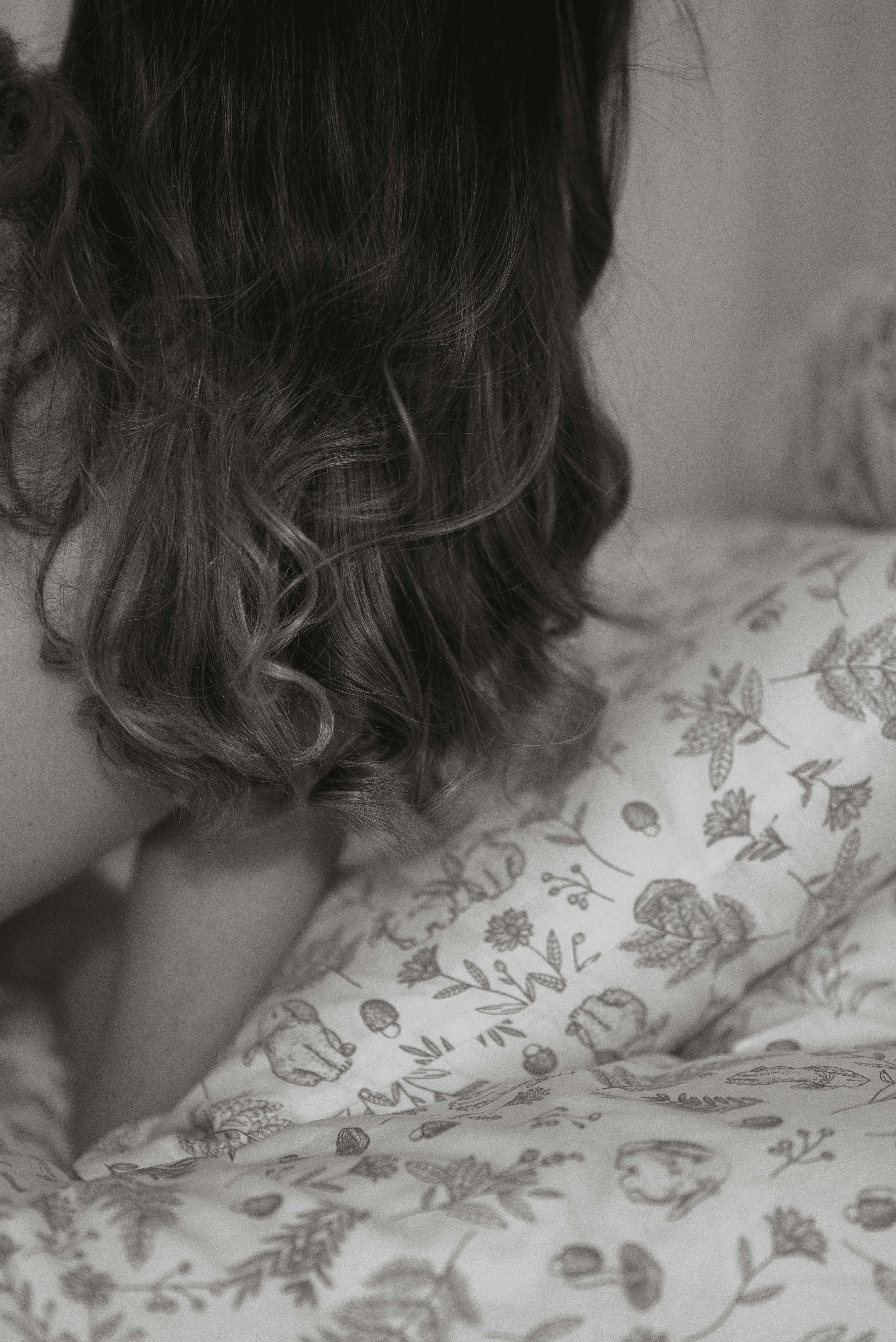 Monochrome Quiet: Curl and Quilt in Soft Focus