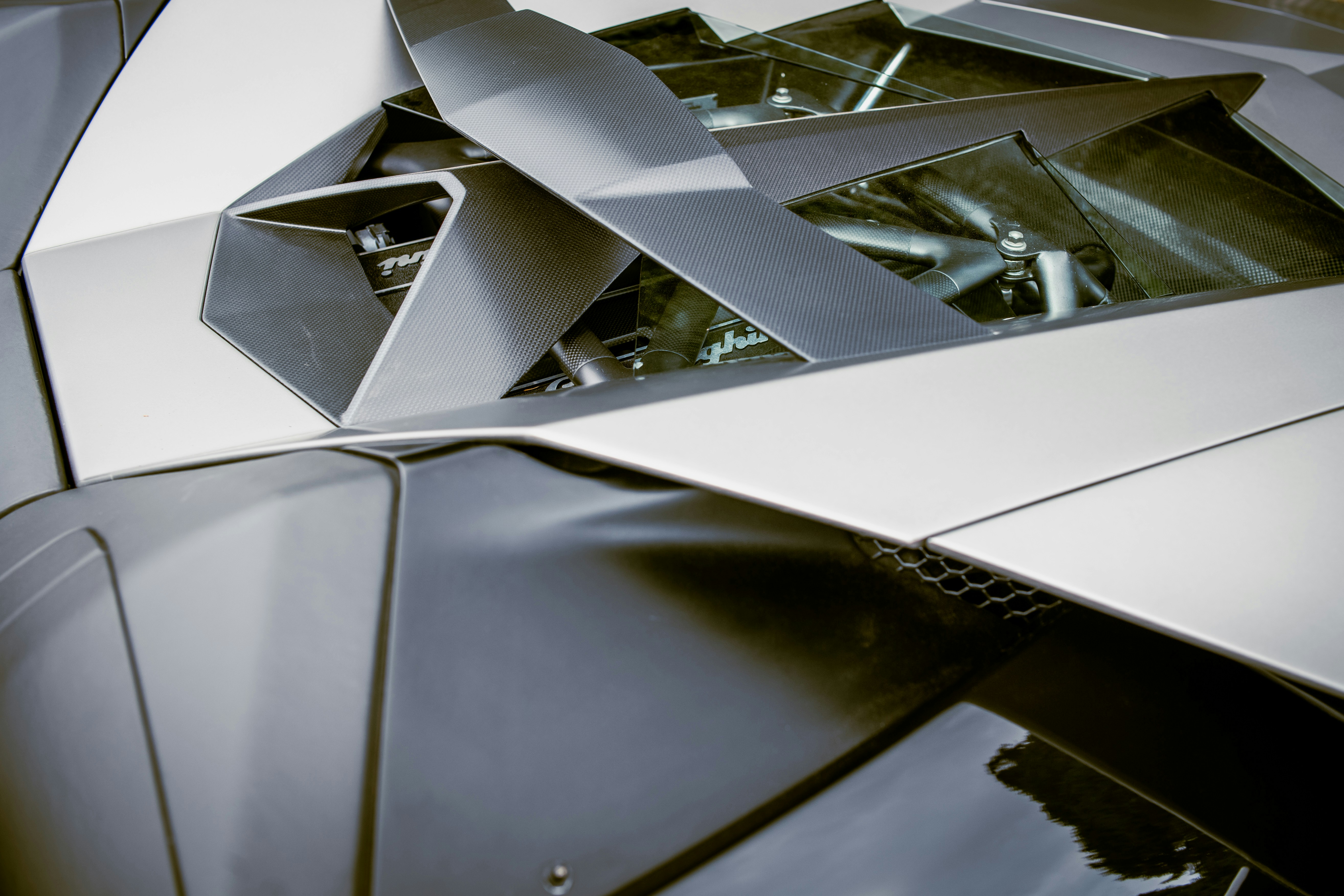 A close up of a metal object with many pieces missing photo – Free Car ...