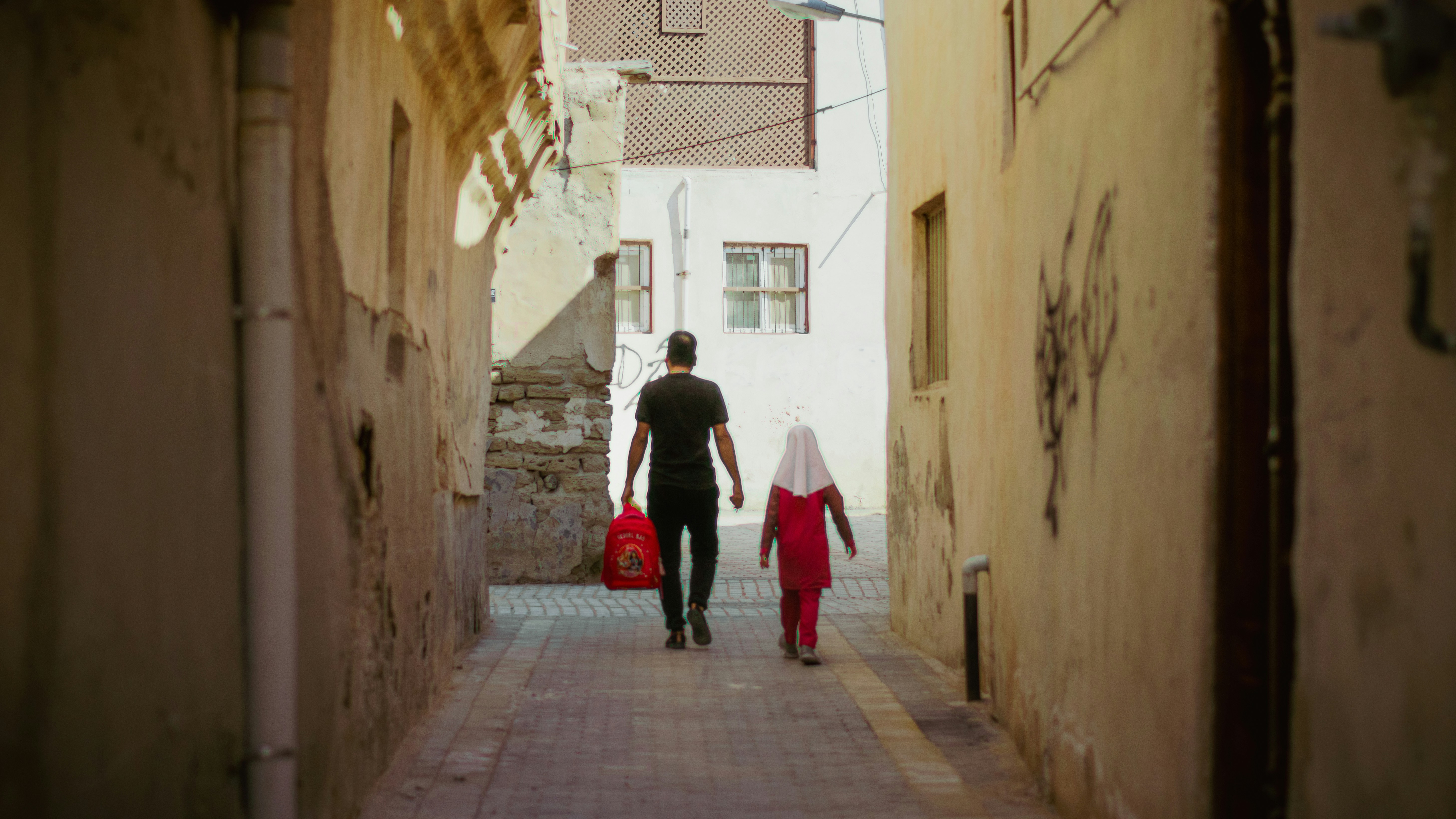 Echoes of a Sunlit PassageParsa