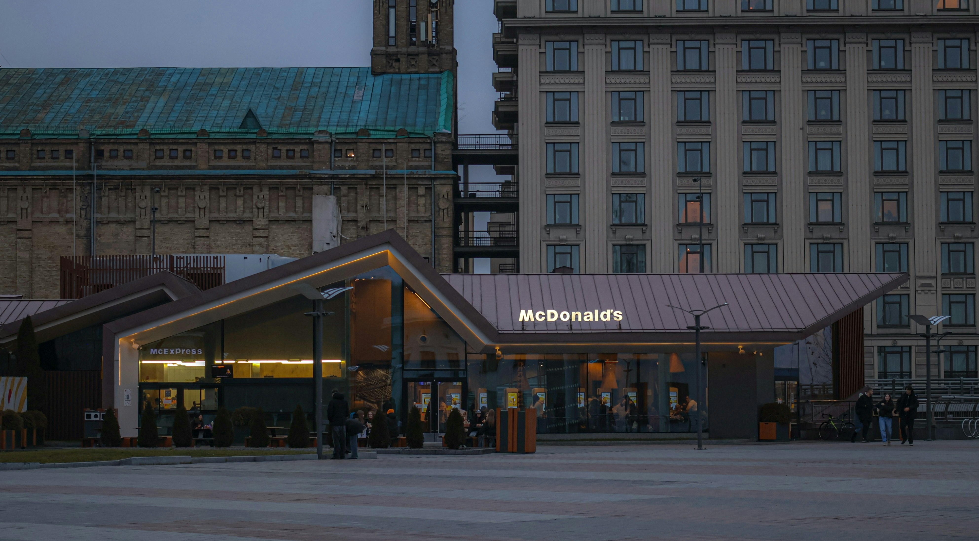 Modern Architecture Meets Urban Tradition
