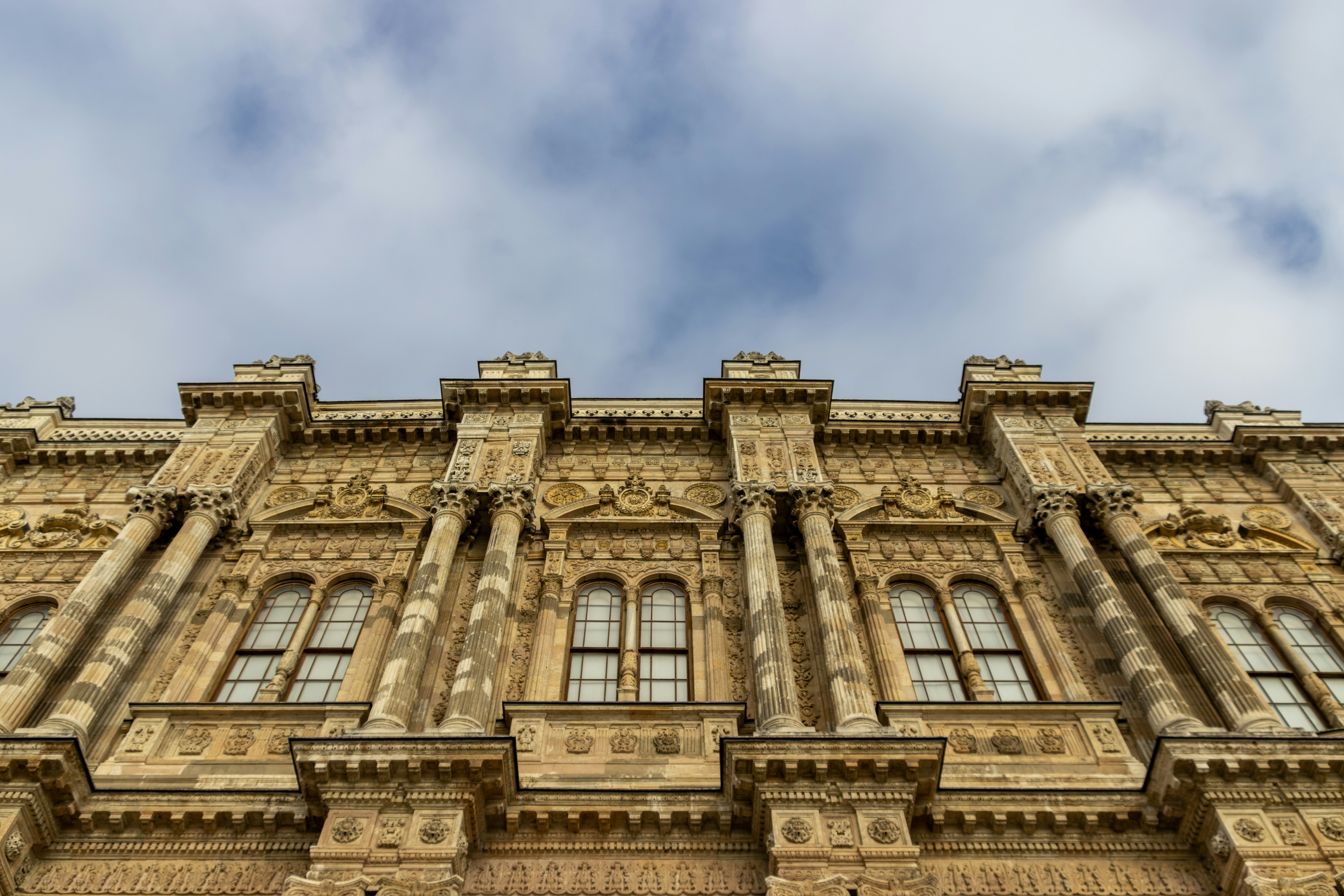 A very tall building with lots of windows photo – Free Dolmabahçe ...