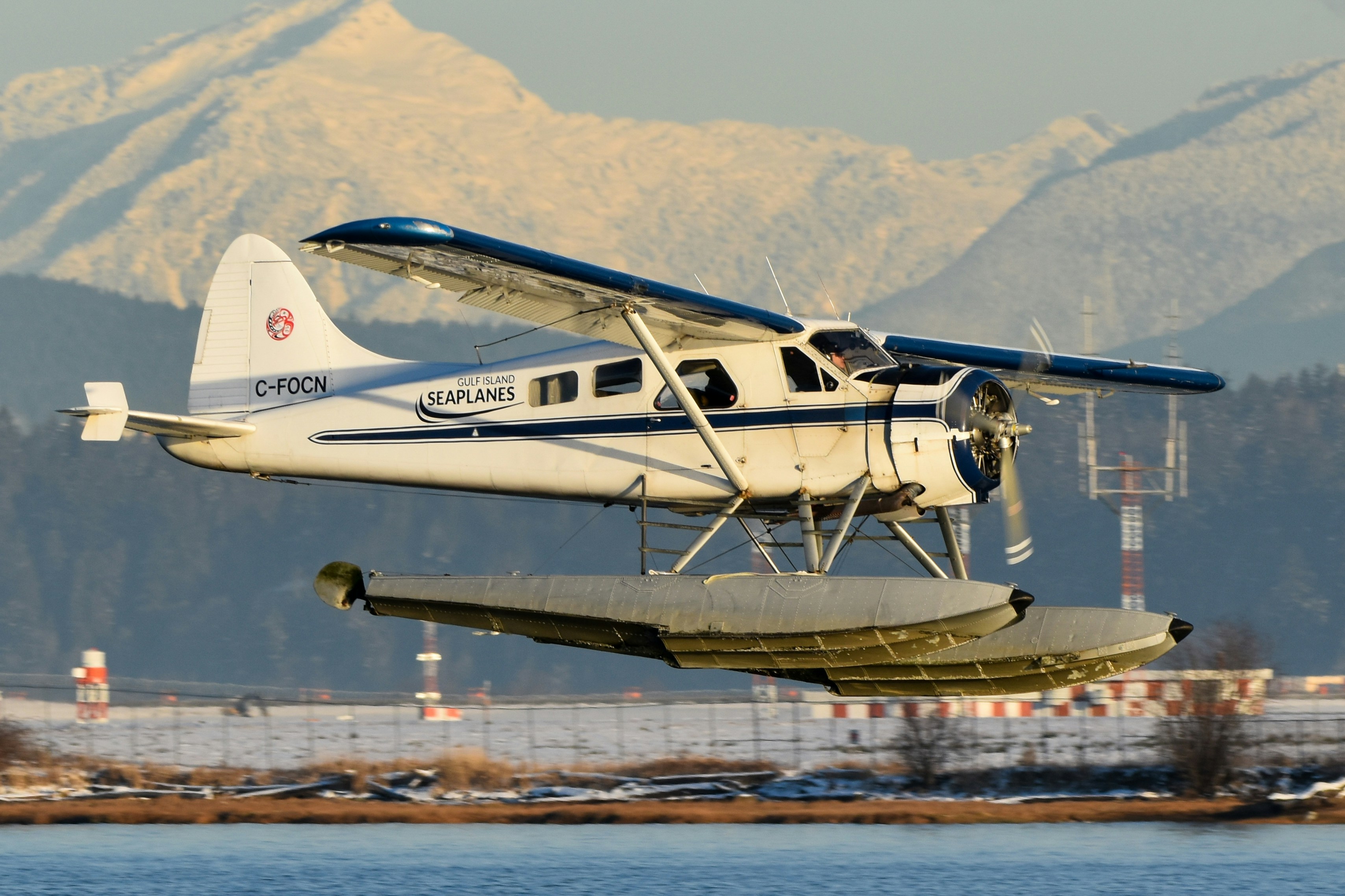 Waterborne Wings: The Art of Seaplane Takeoff