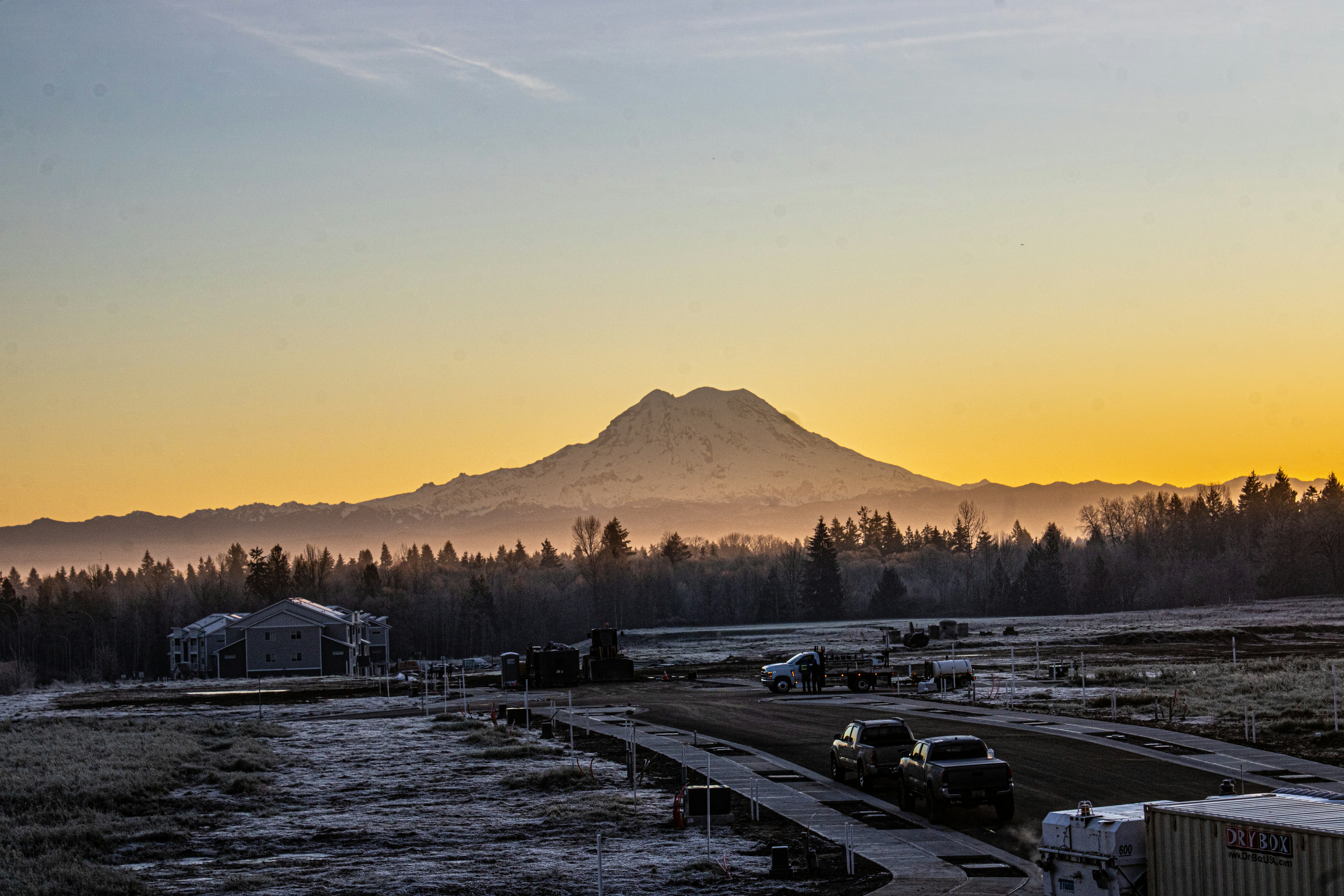 Golden Hour Overlook: Mountain Silhouette at Dawn