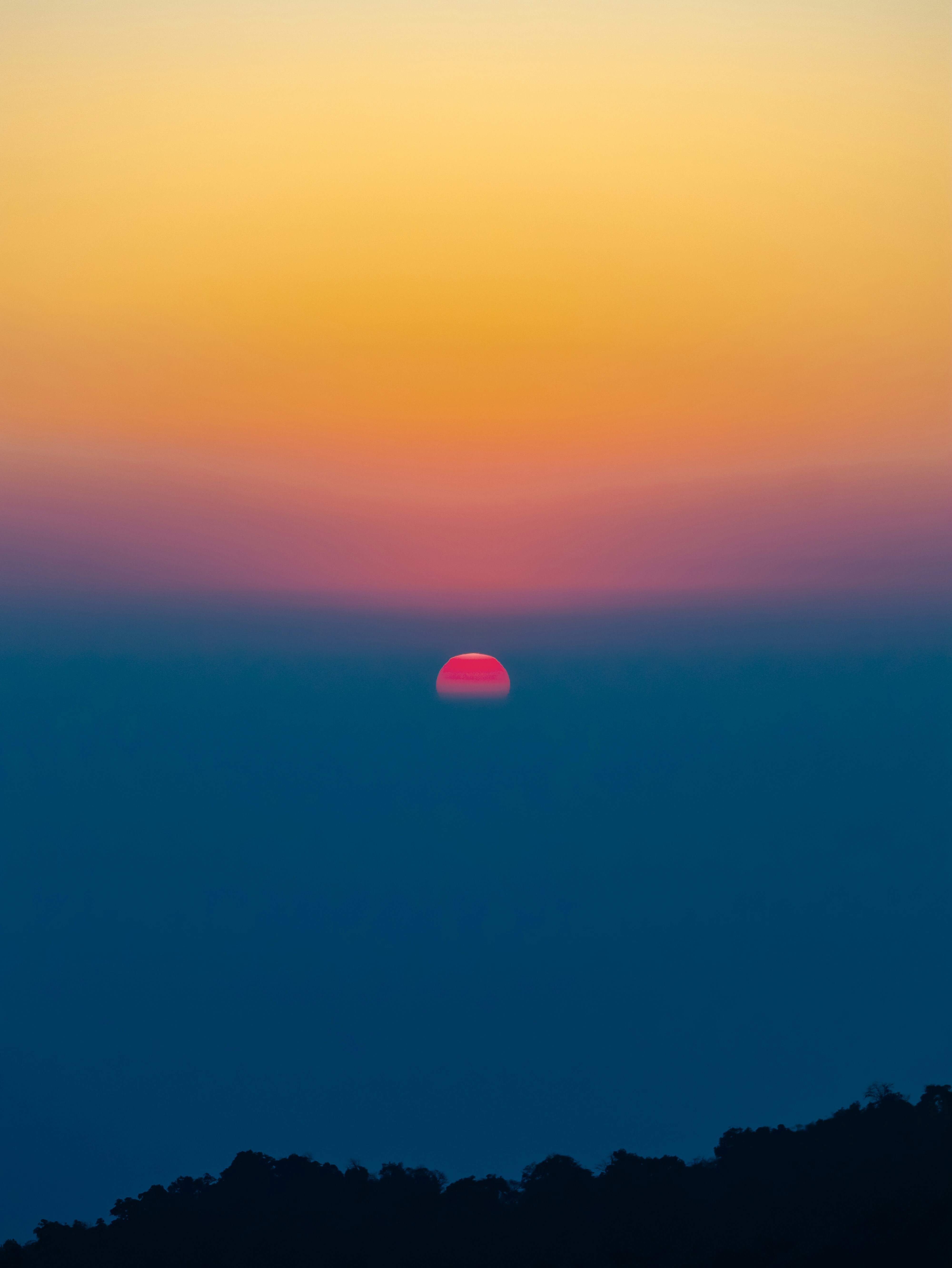 Dusk's Threshold: A Minimal Sunset Over a Quiet Ridge