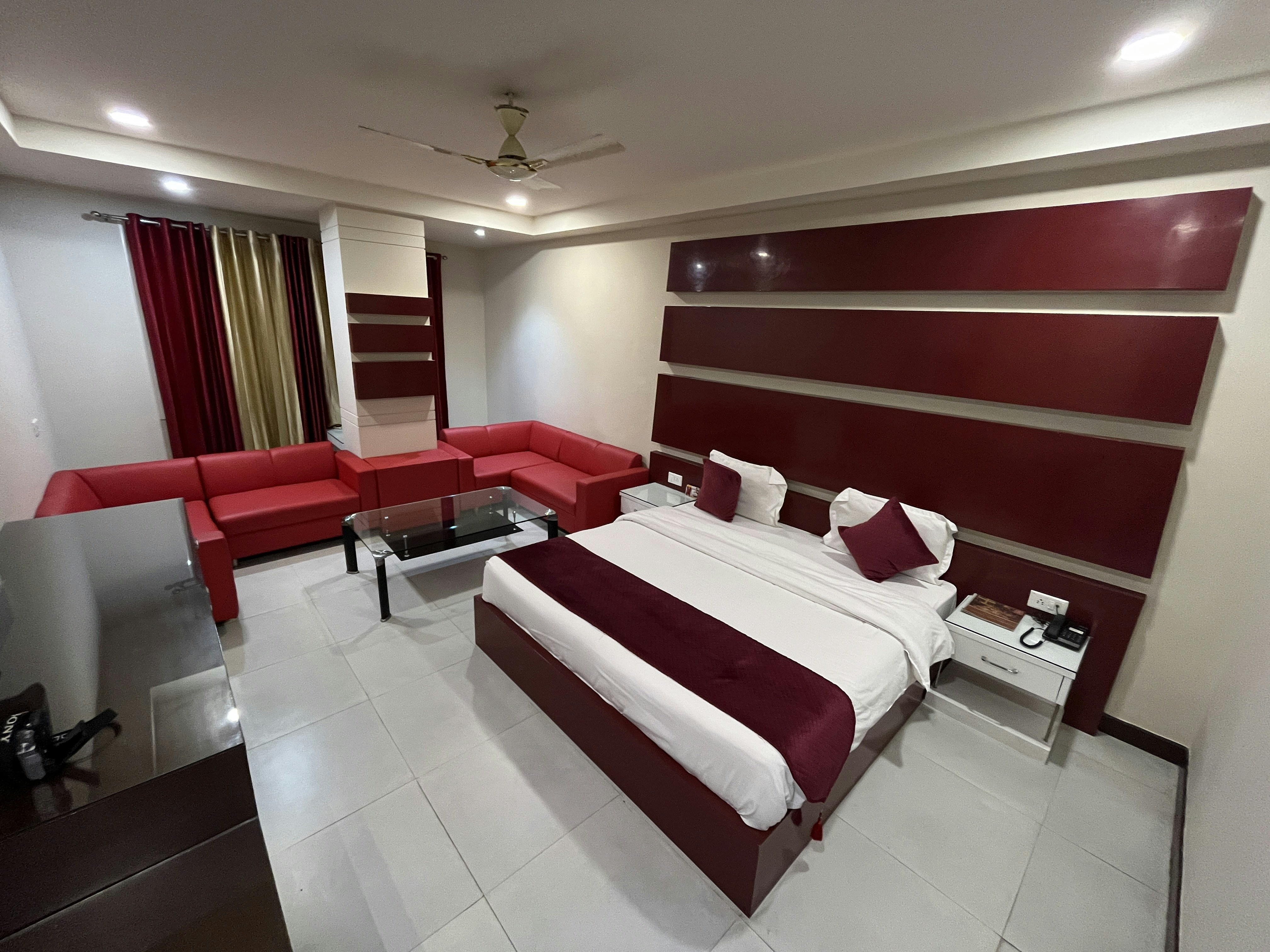 Hotel Ashish Continental - Luxury Hotel in Phagwara