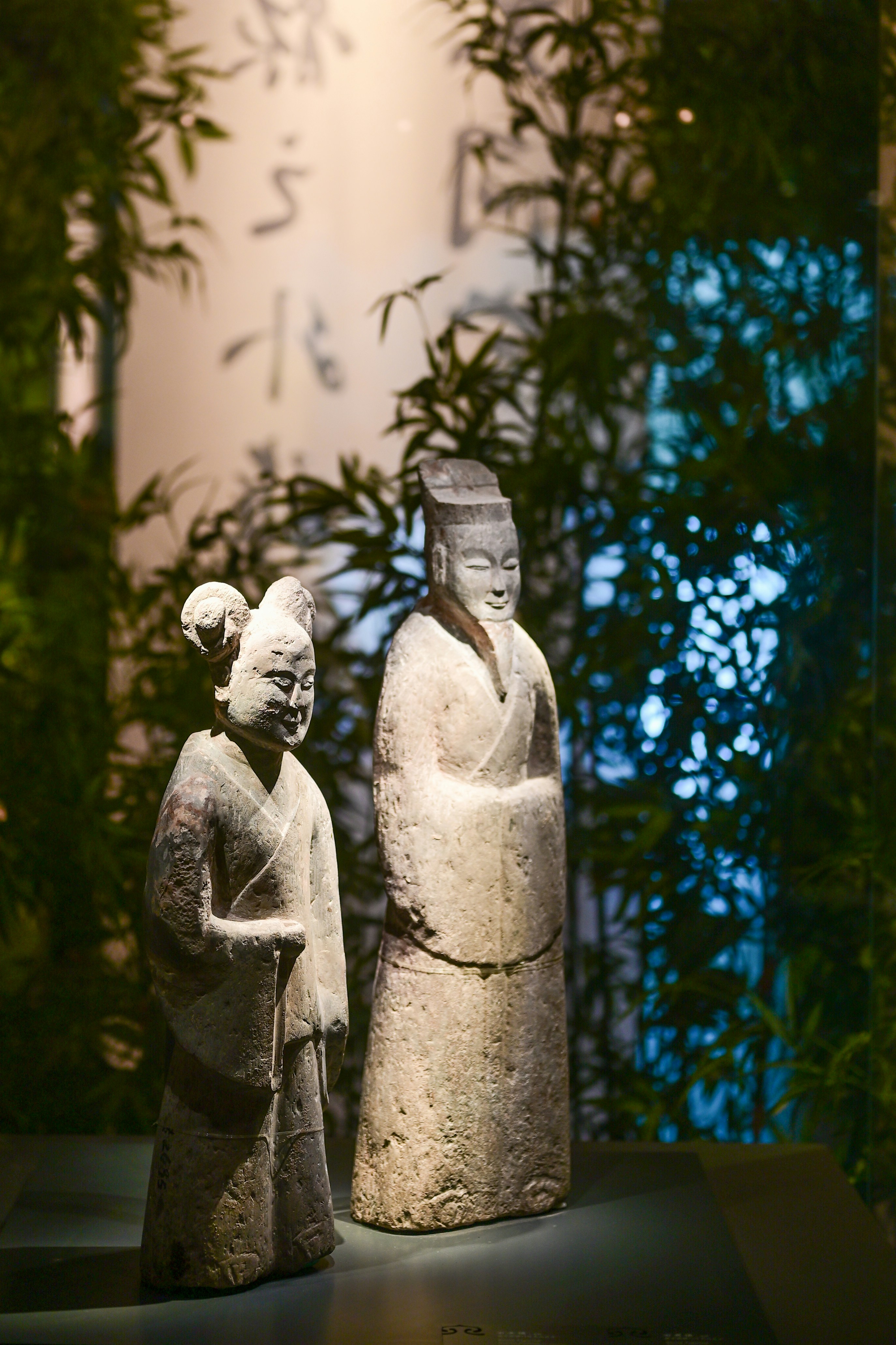 A couple of statues sitting next to each other photo – Free Nanjing ...