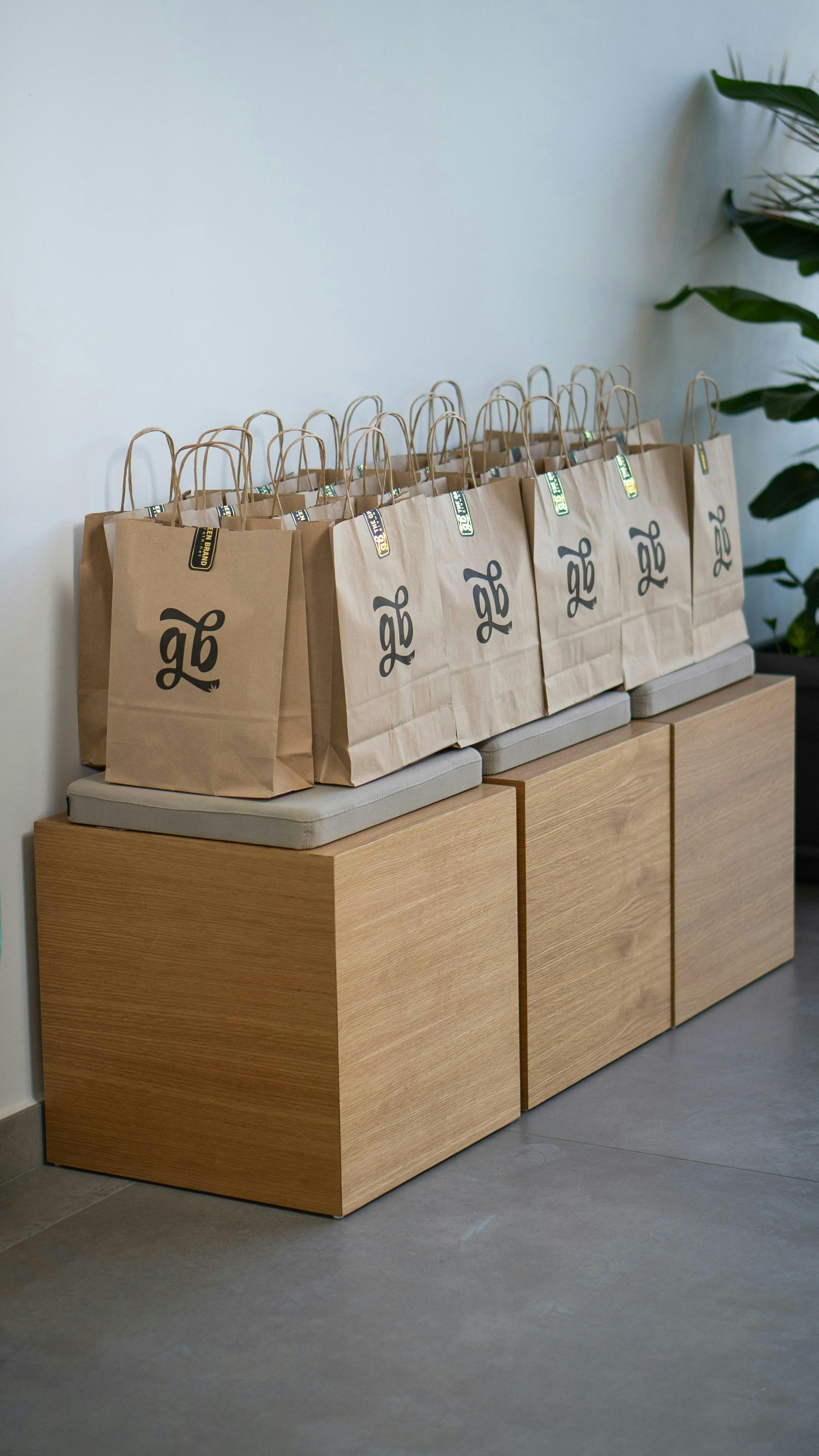 A display of bags with numbers on them photo – Free Mesa de obsequios ...