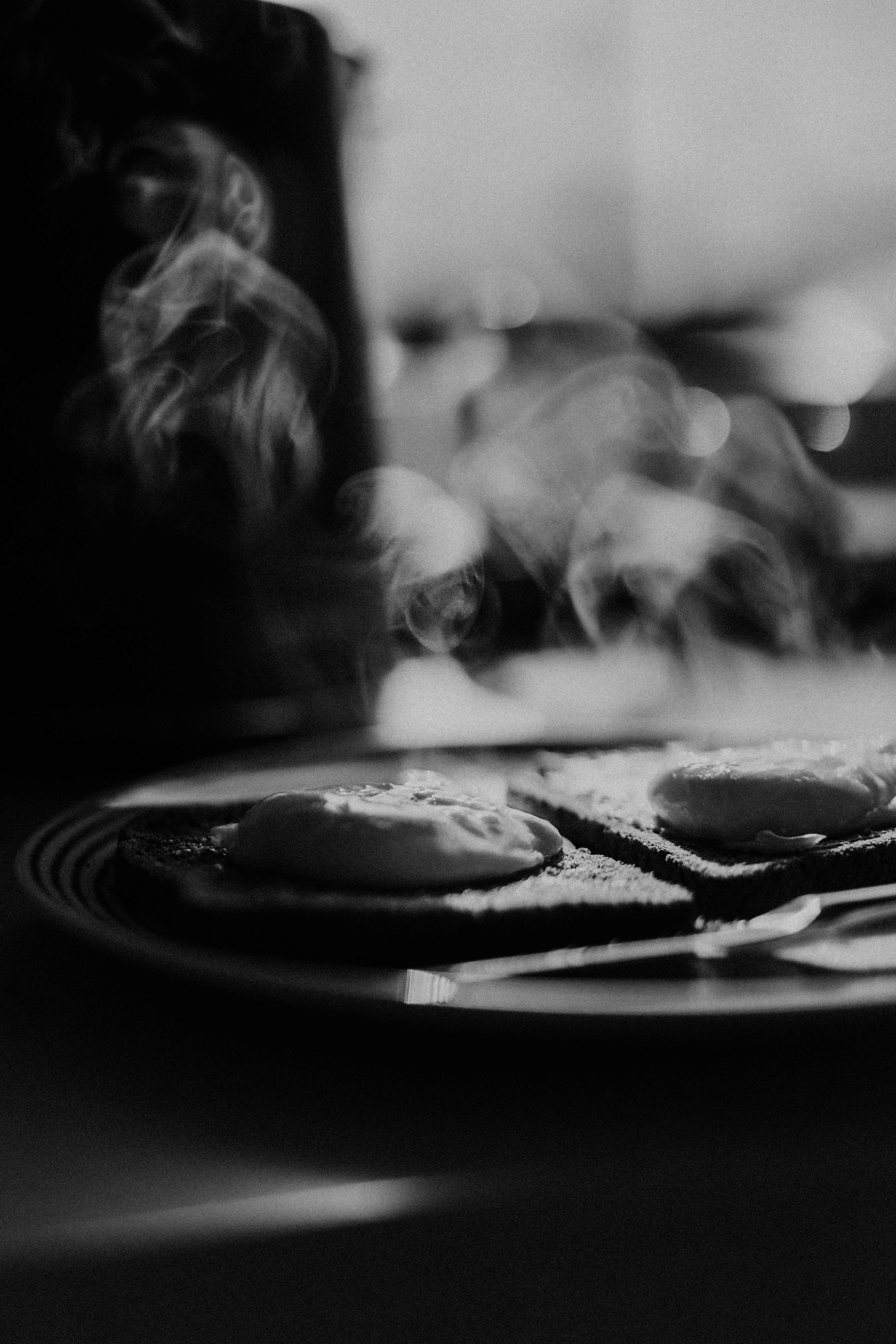 A plate that has some food on it photo – Free Woman Image on Unsplash