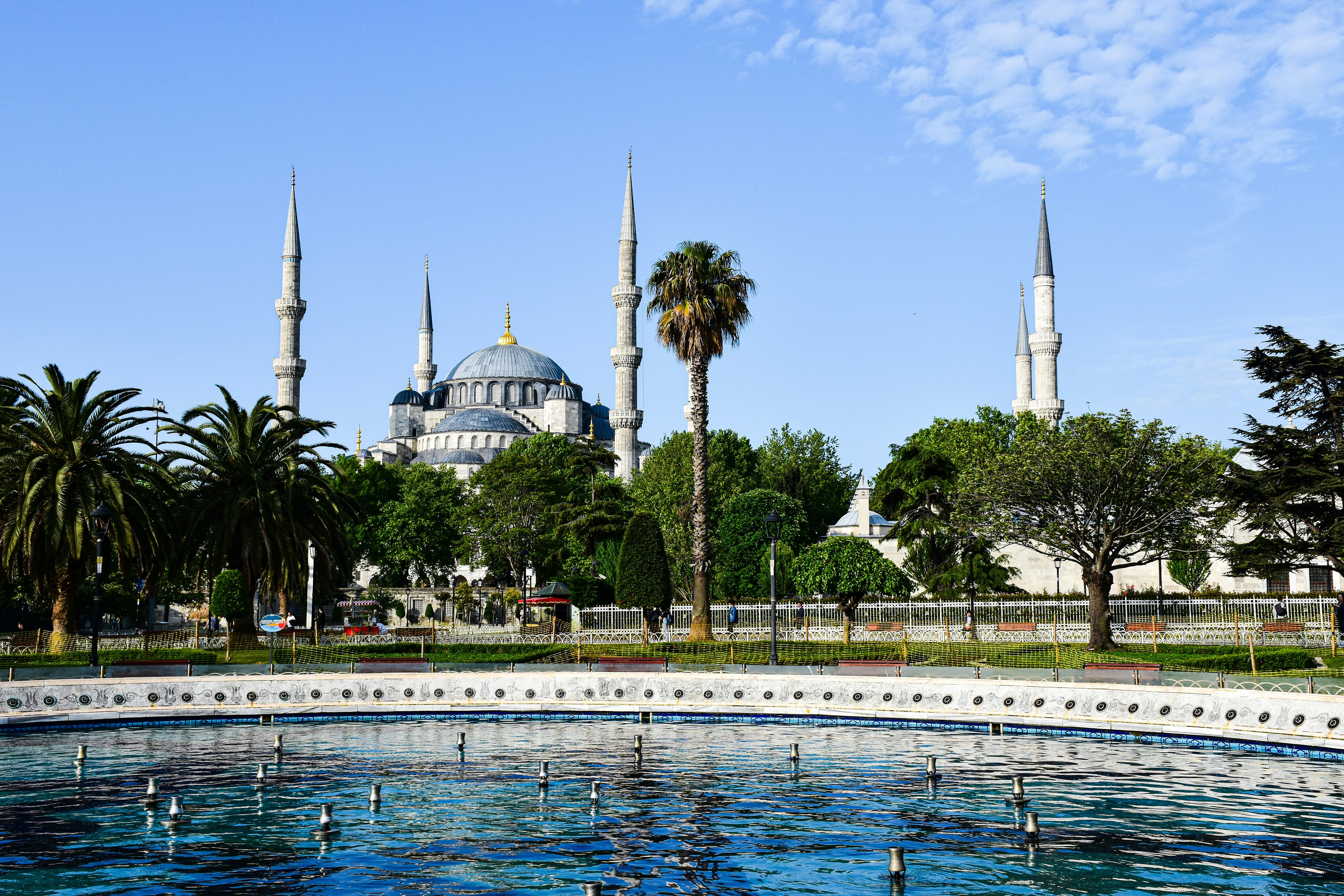 A view of a mosque from across a pond photo – Free Mosque Image on Unsplash